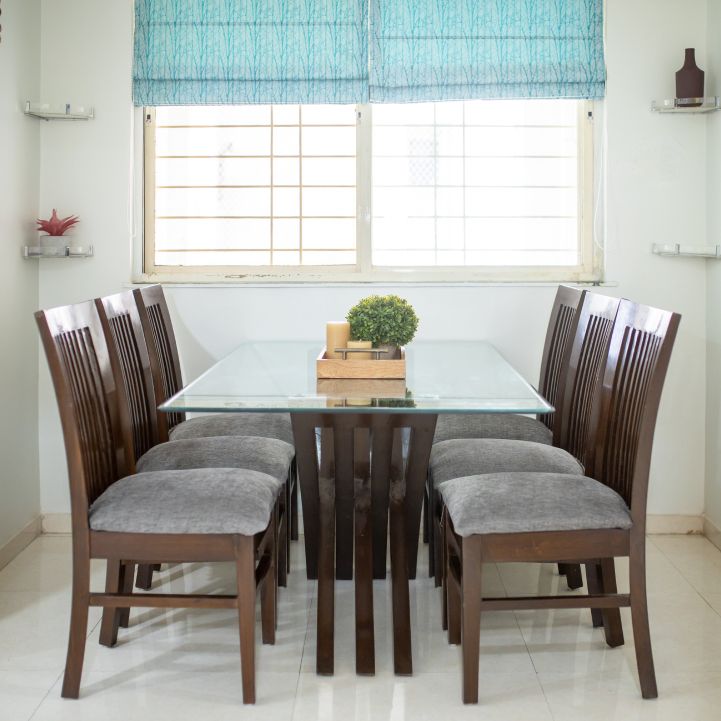 Spacious Dining Hall Design With Natural Lighting | Livspace