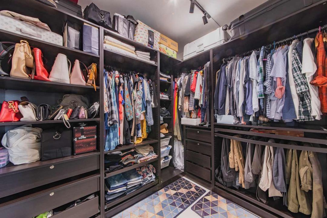 L-Shaped Wardrobe Design With Wooden Laminate Finish | Livspace