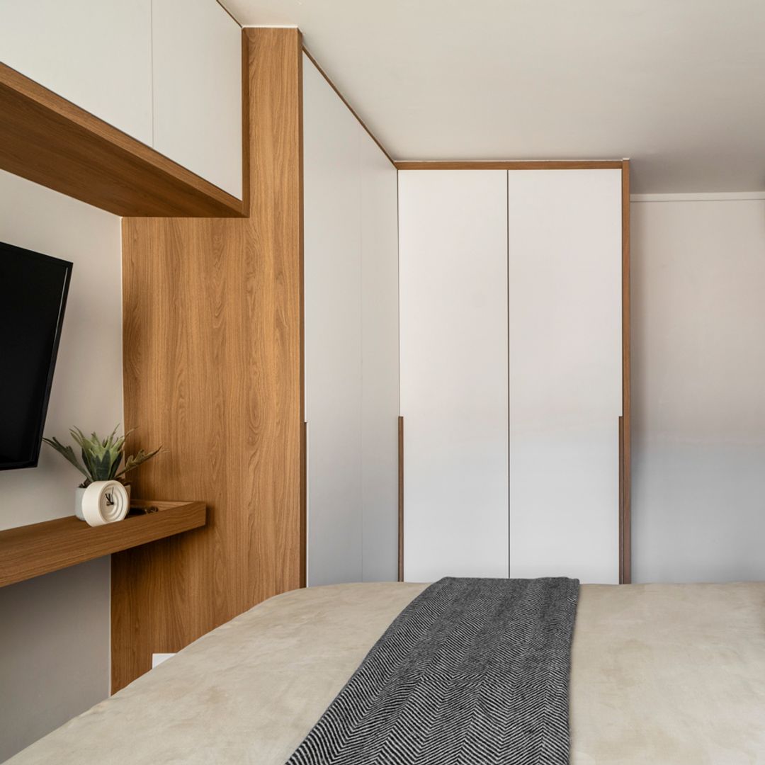 Spacious White Wardrobe Design For Bedroom | Livspace