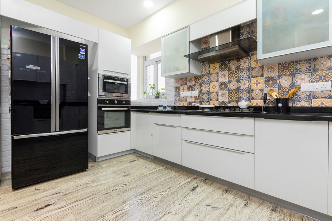 Glossy White U-Shaped Modular Kitchen Design With Granite Countertop | Livspace