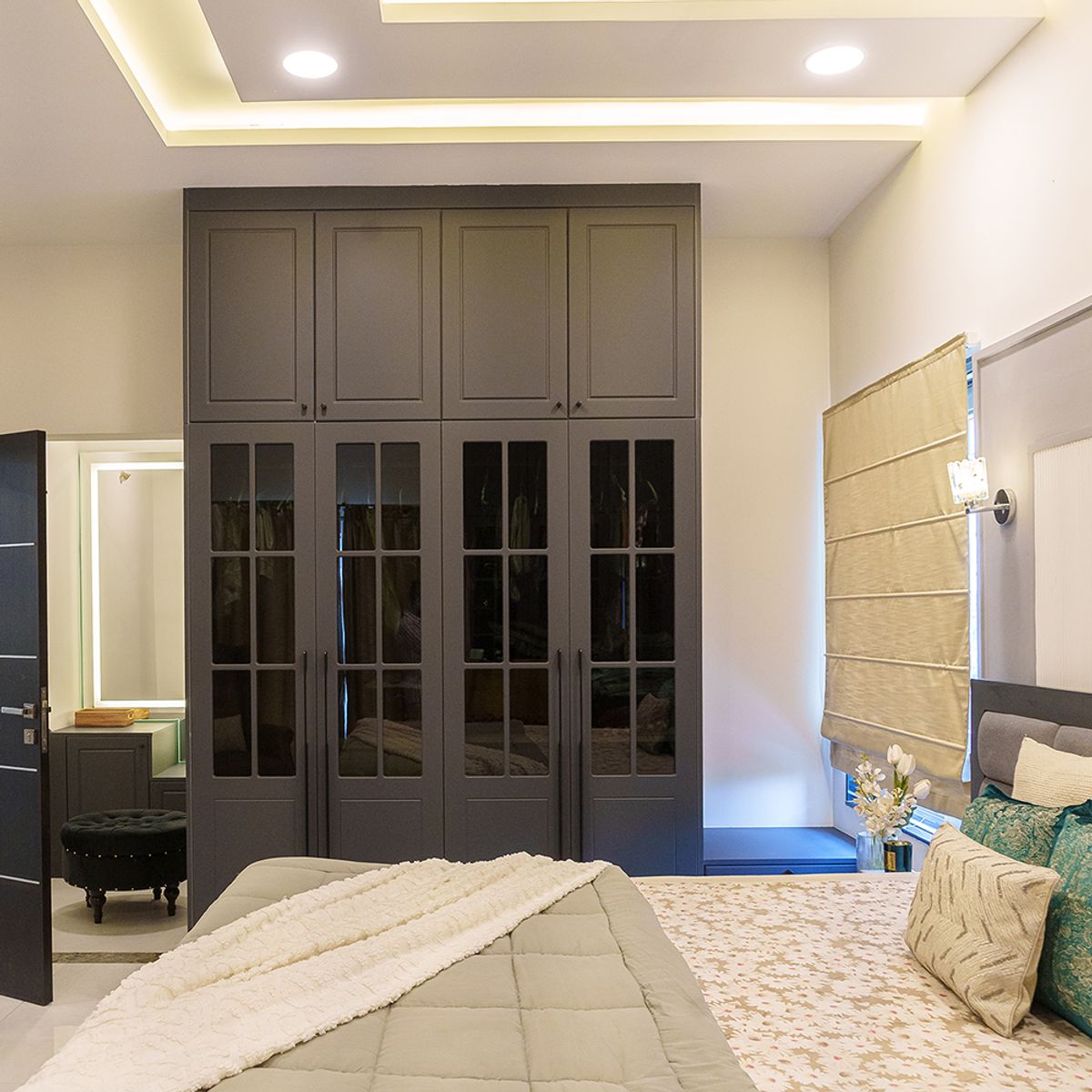 Membrane Finish Classic Wardrobe Design With Organised Storage Space ...