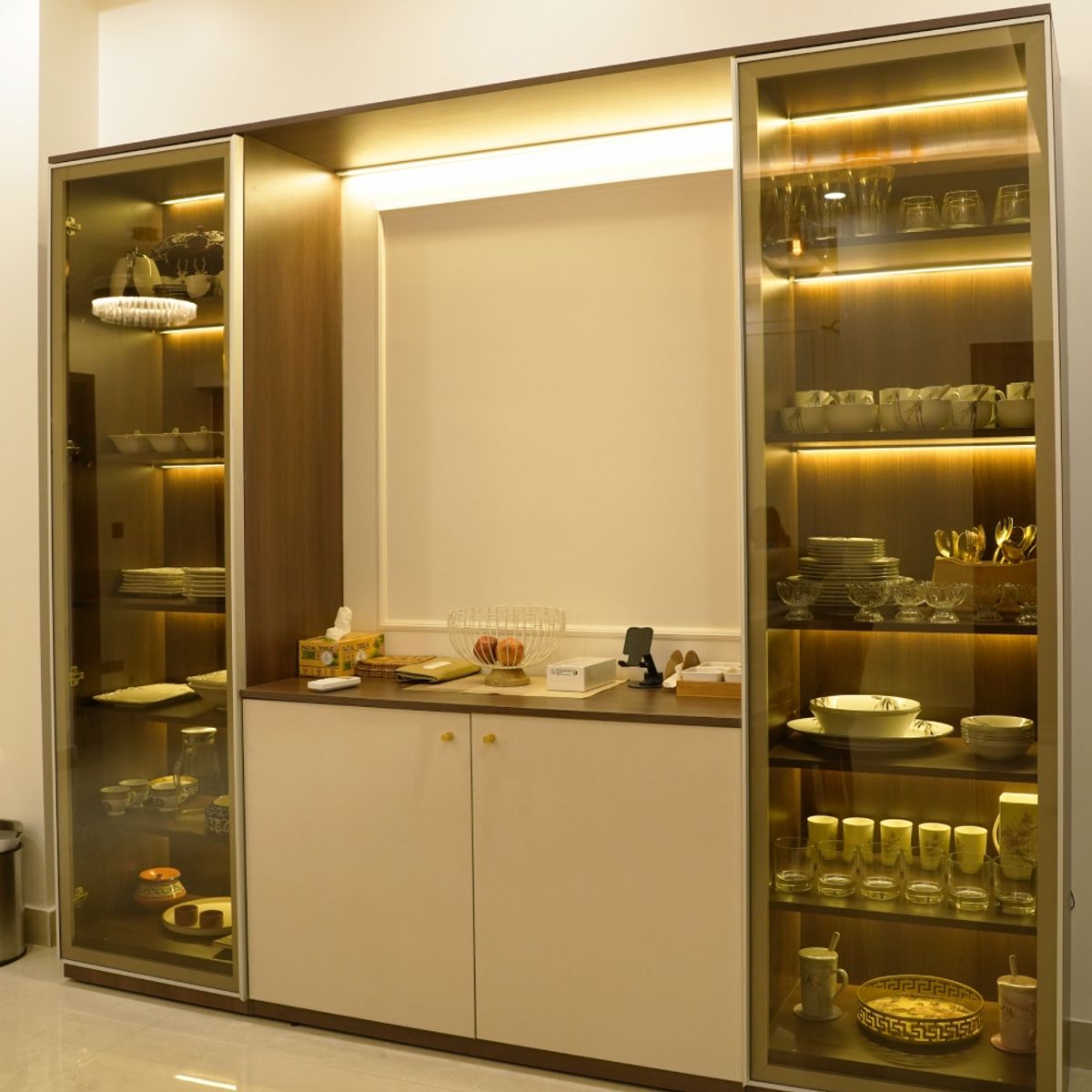 Crockery Unit Design with Contemporary Aluminium Glass Shutter and ...