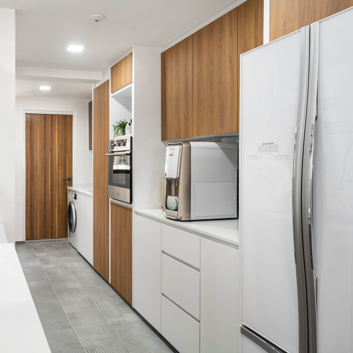 Matte-Finish Kitchen Laminate Design For Easy Maintenance | Livspace