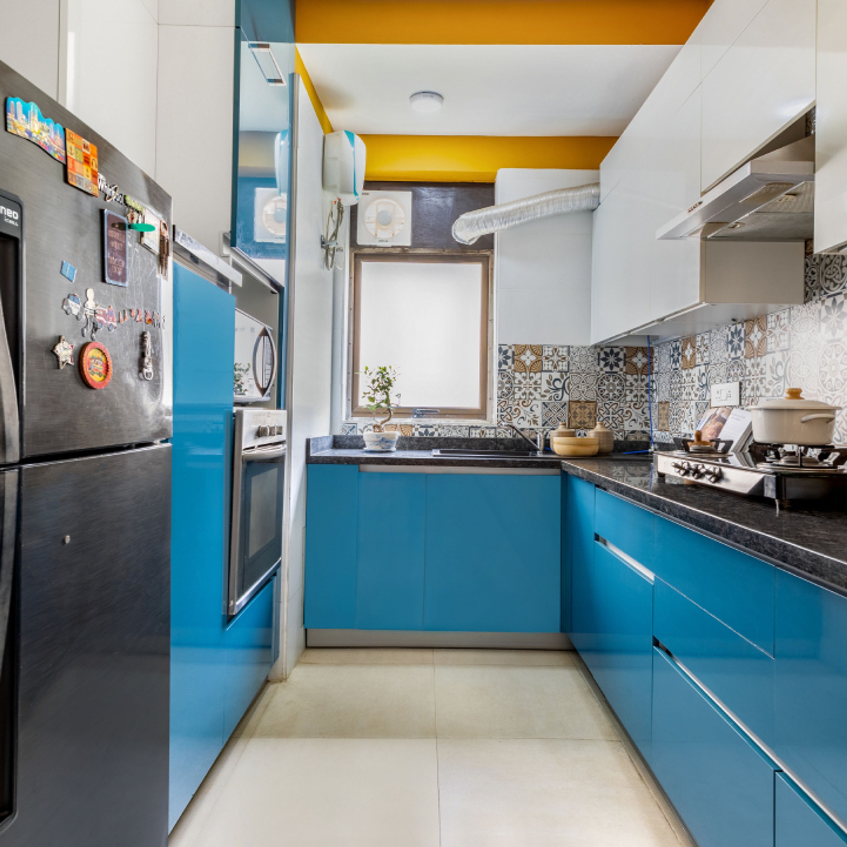 U-Shaped Modular Kitchen Design With Blue And White Cabinets - 10x7 Ft ...