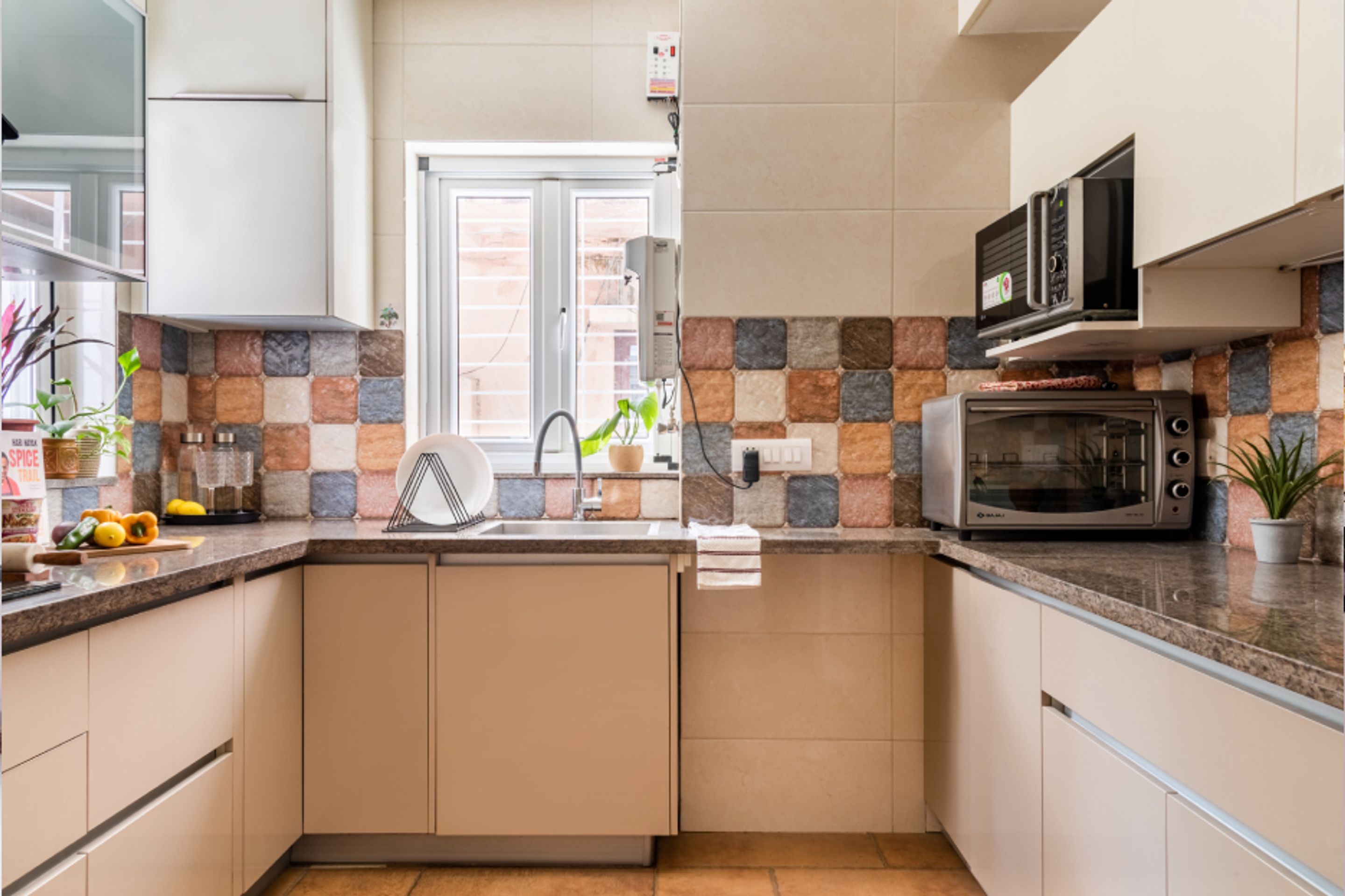 Spacious Kitchen Design With Colourful And Textured Backsplash Tiles ...