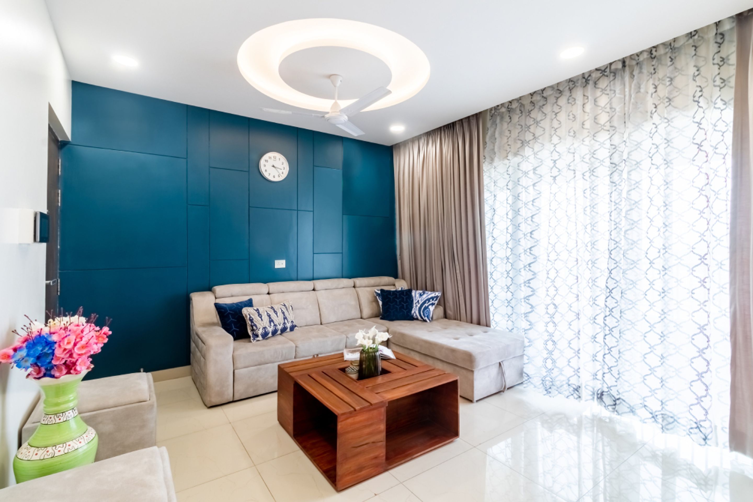 Drawing Room Design With A Wooden Centre Table | Livspace