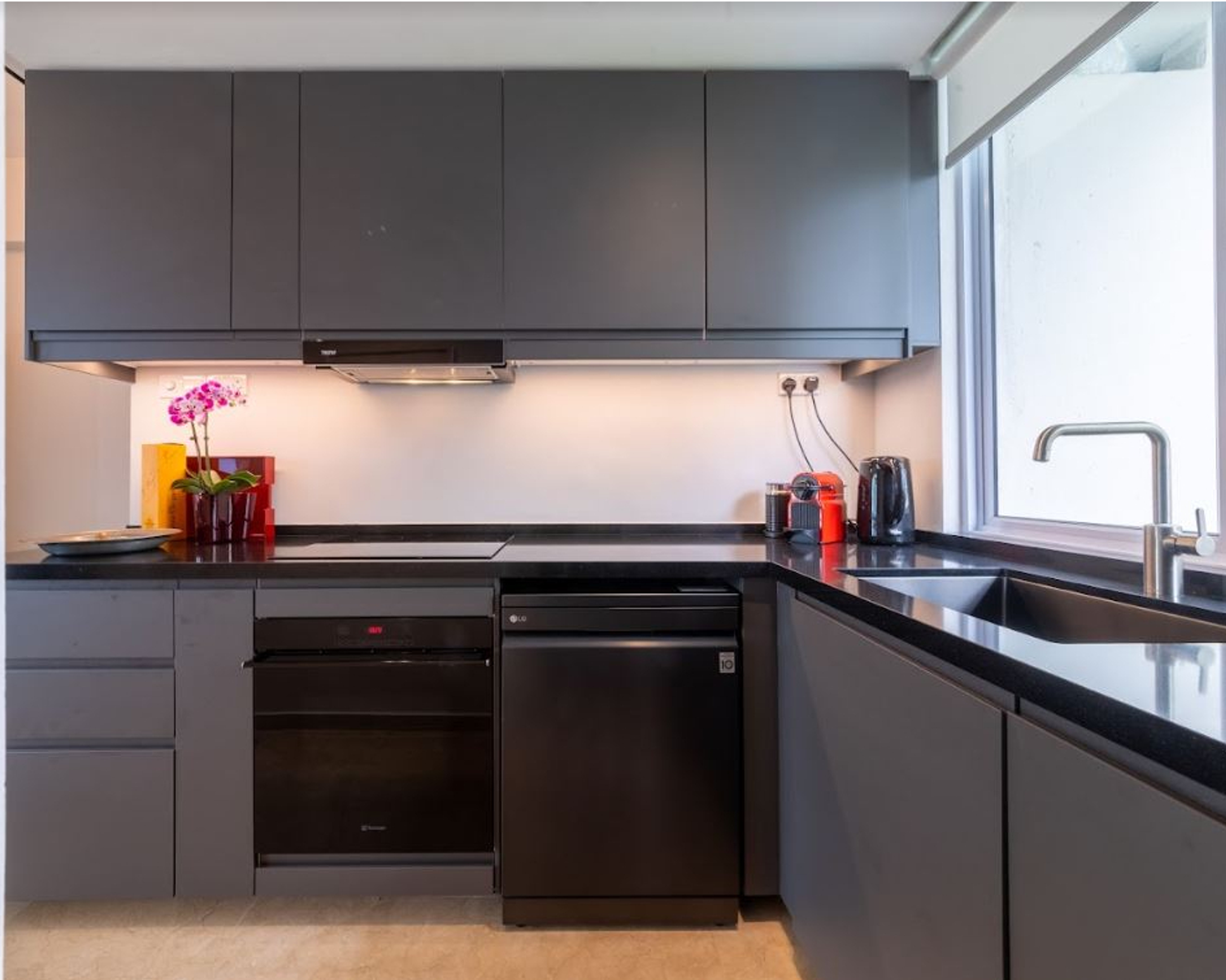 Modern Dark Kitchen Cabinet Design | Livspace