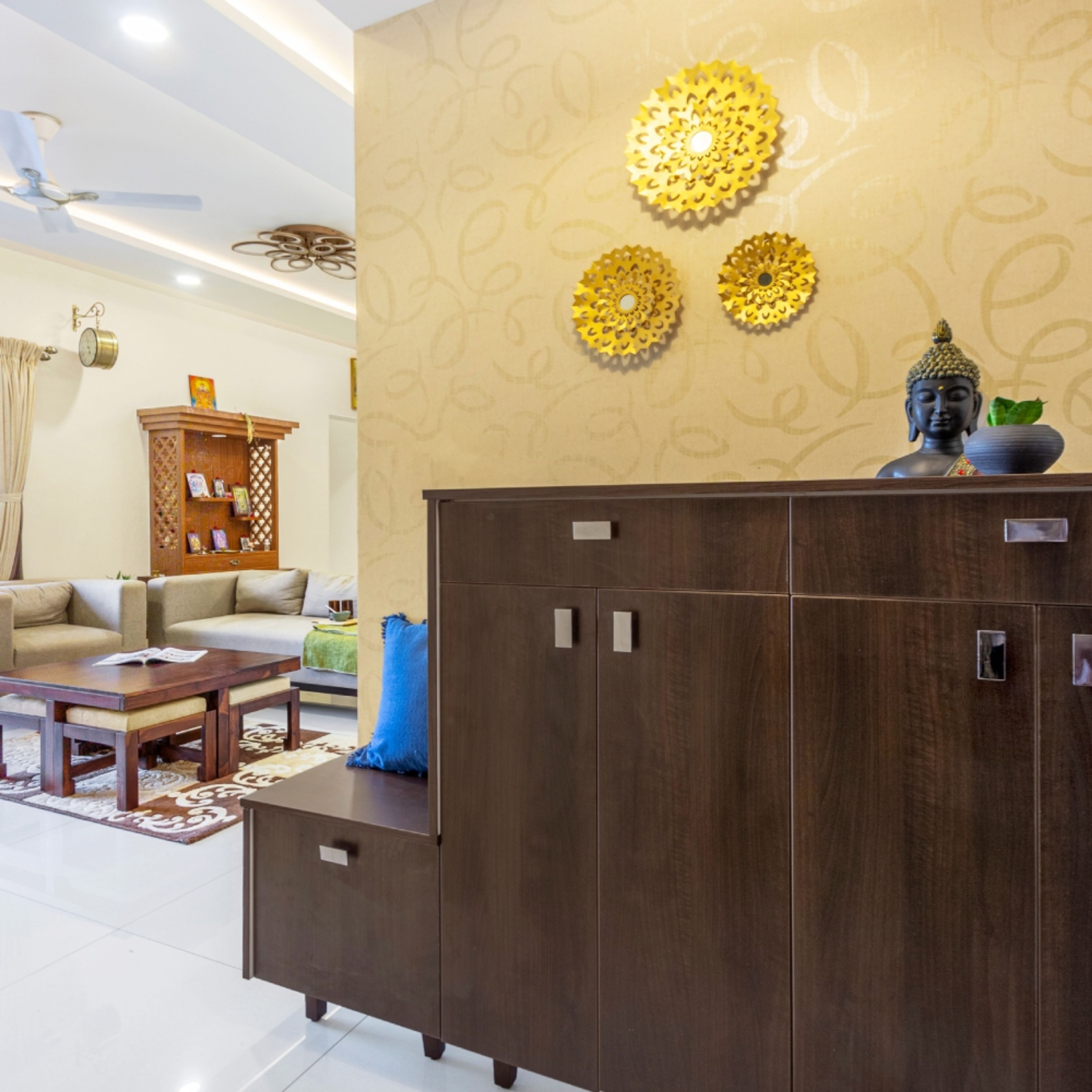 Spacious Foyer Design With Two-Tiered Wooden Storage And Seater - 6x7 ...