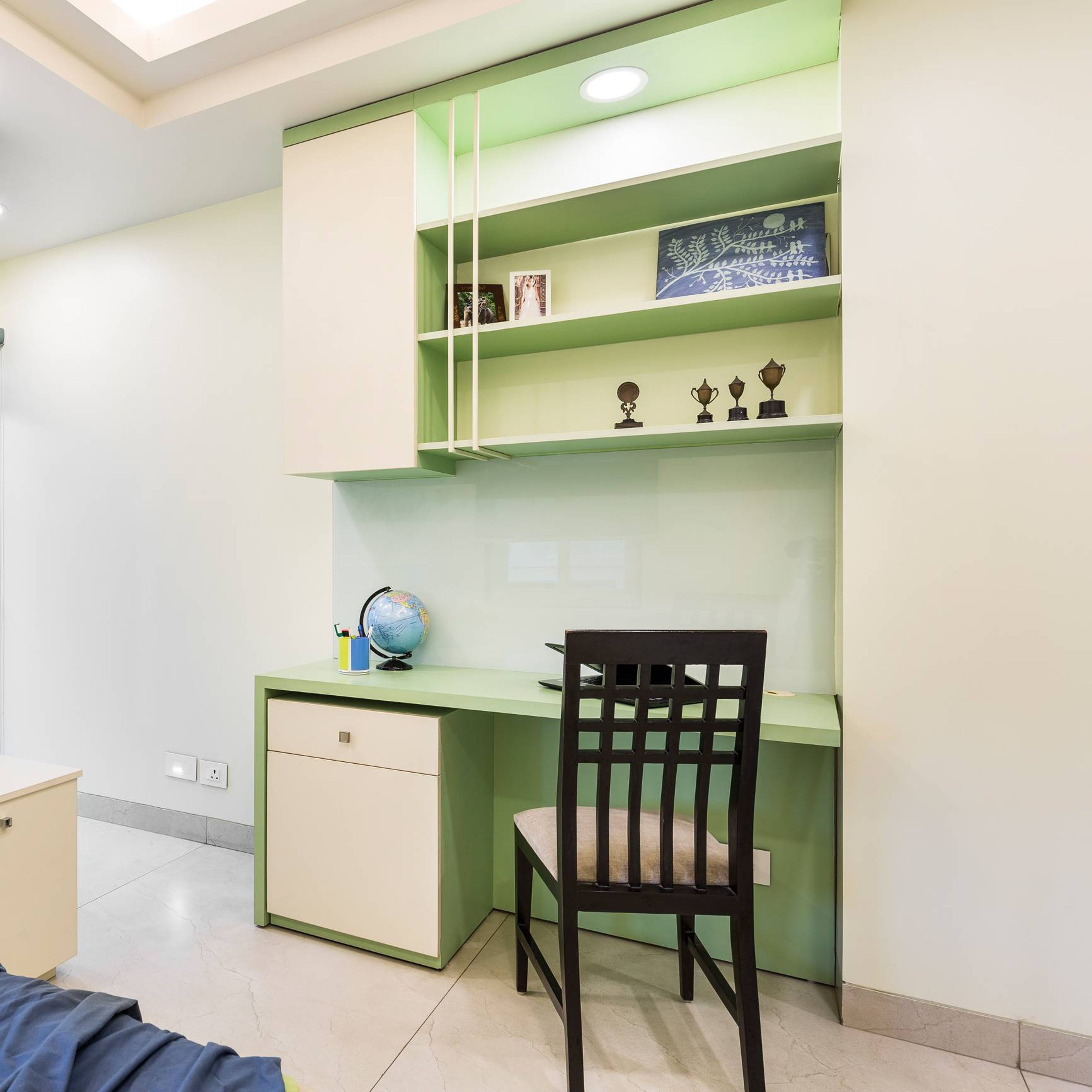 Minimal White And Green Study Room Design | Livspace