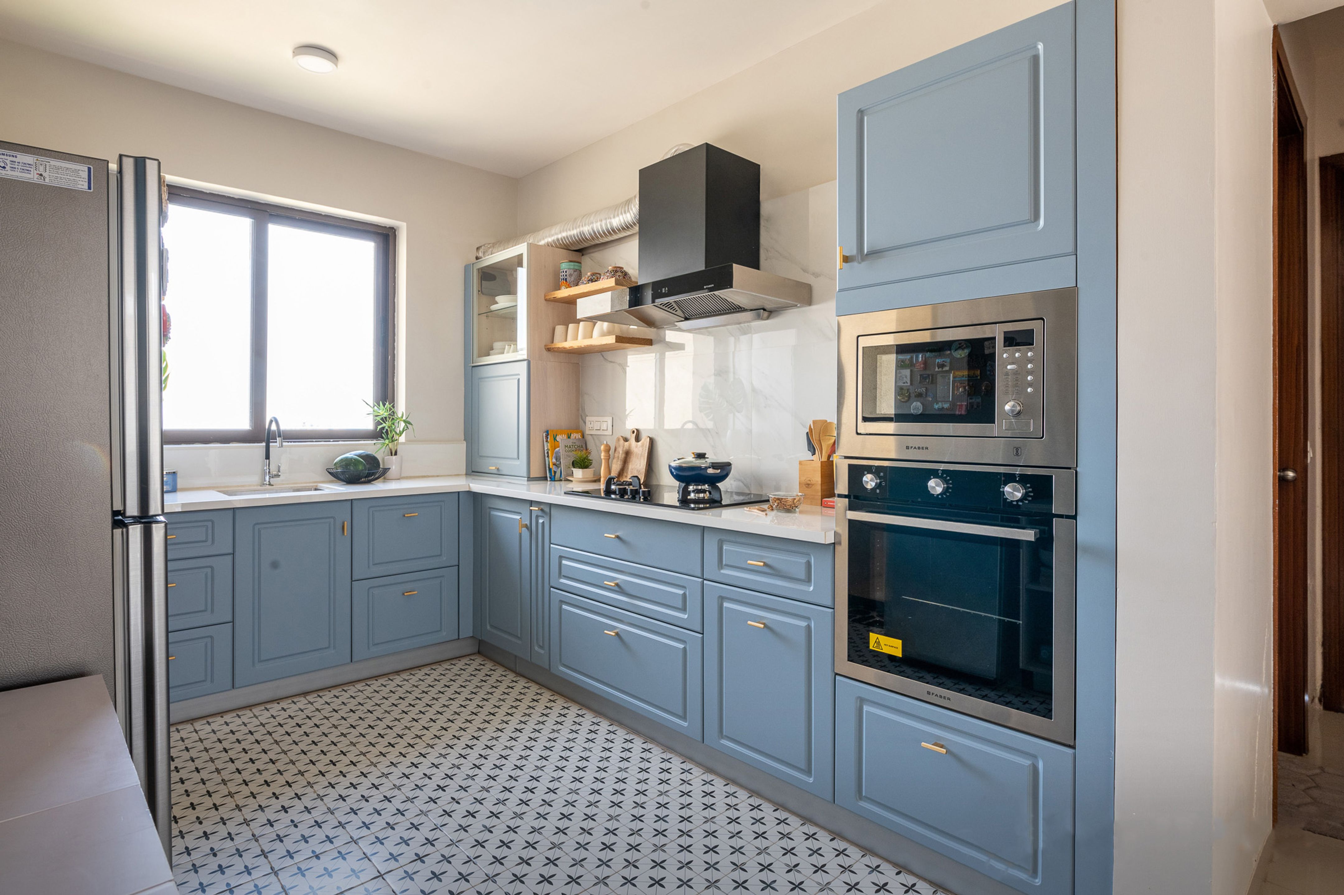 Mid-Century L-Shape Blue Kitchen Design With Quartz Countertop - 12x9 ...