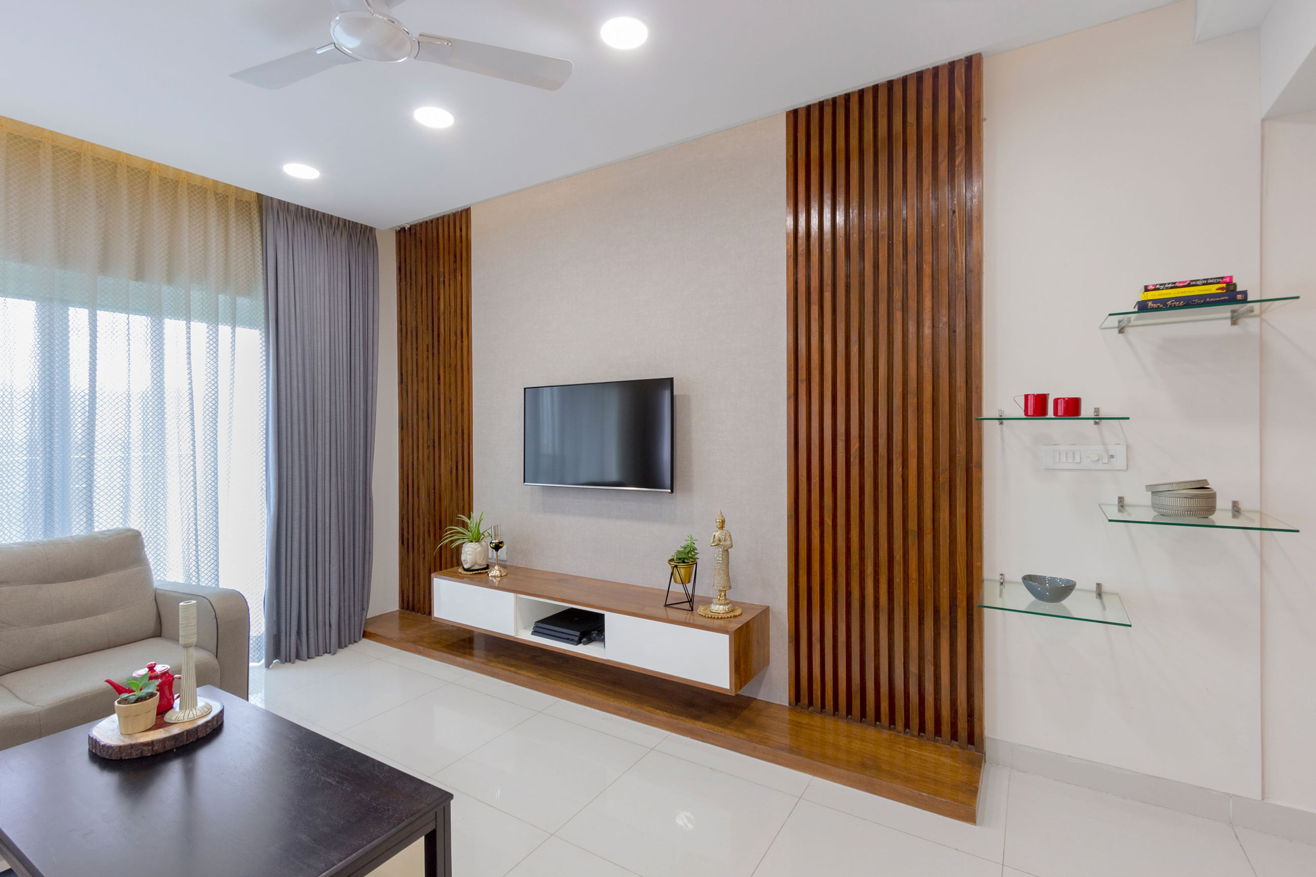 Bangalore 1-BHK Flat Design With An Understated Peach And Beige Foyer ...