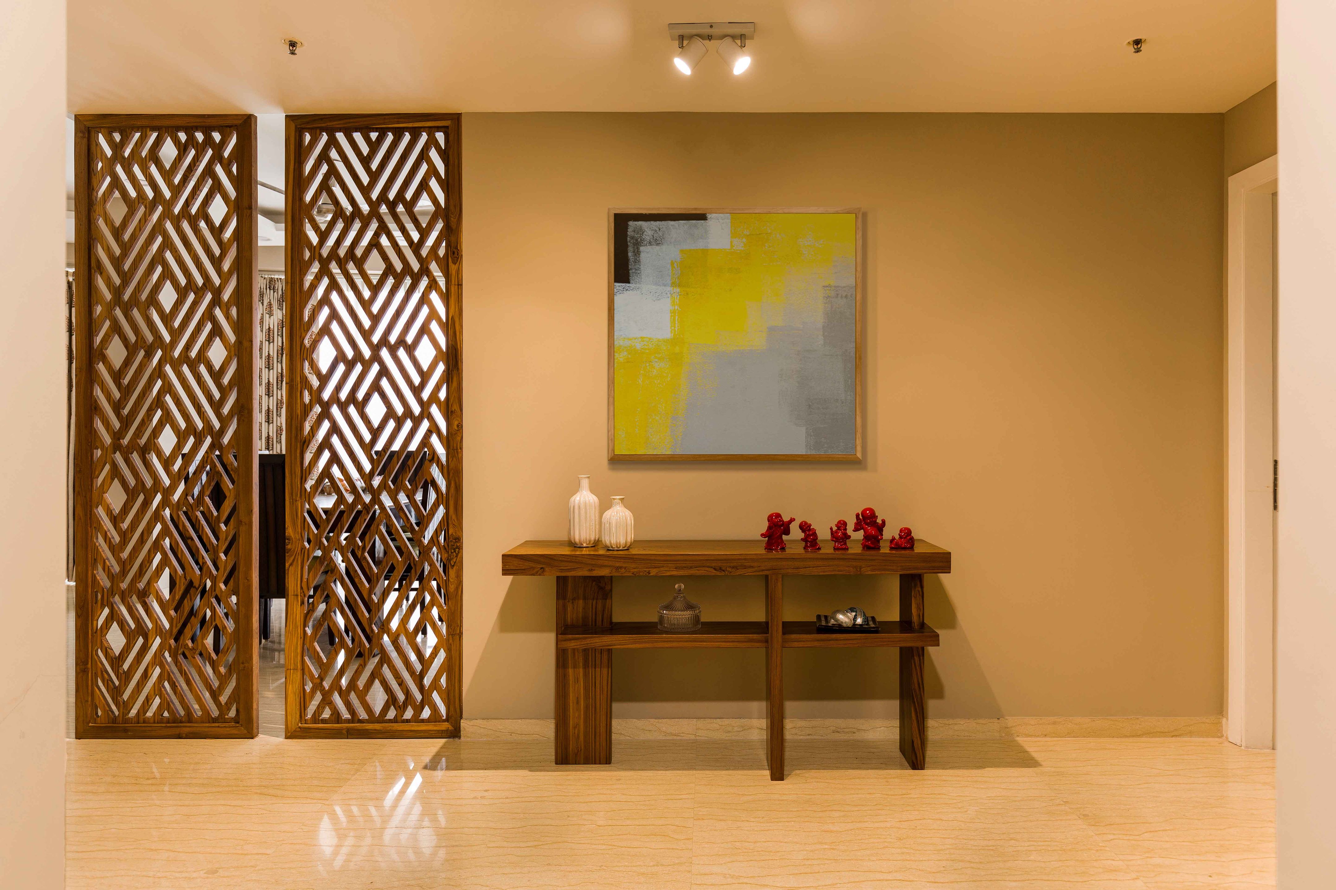 Modern Foyer Design With Wall Art | Livspace