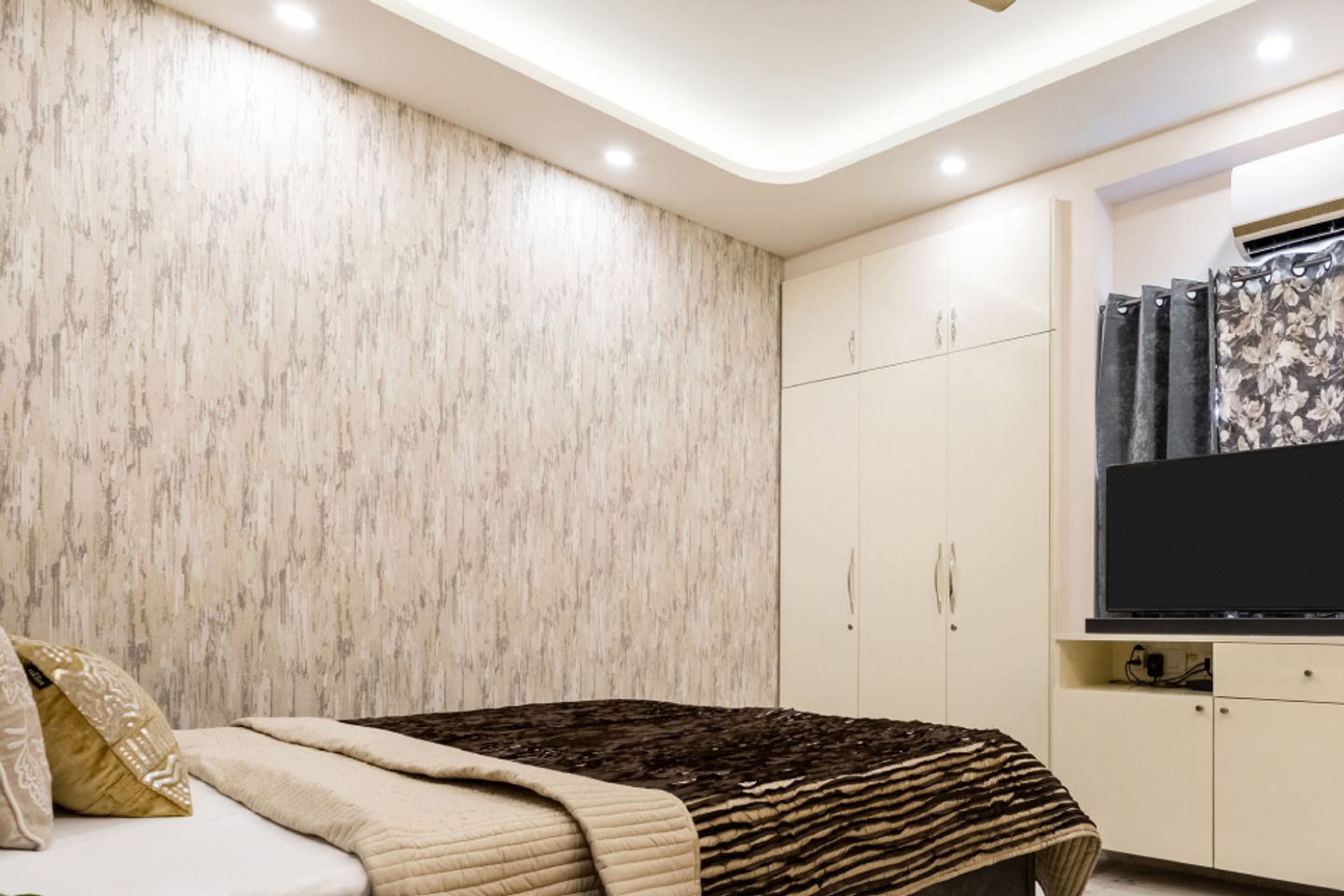 Light-Shaded Wallpaper Design For Bedrooms | Livspace