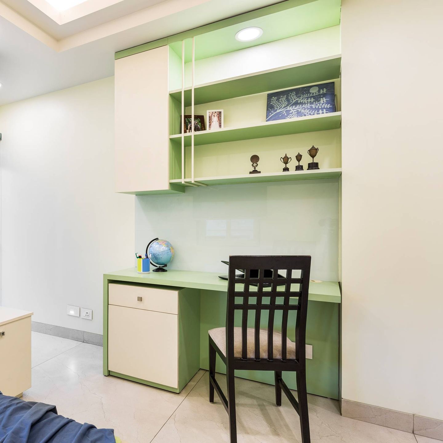 Minimal White And Green Study Room Design | Livspace