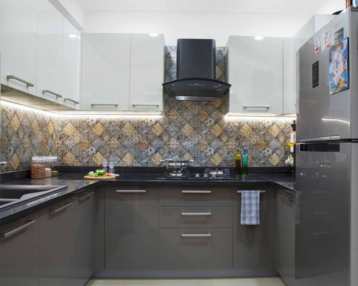 2-BHK Apartment Interior Design In Noida With Green Master Bedroom ...