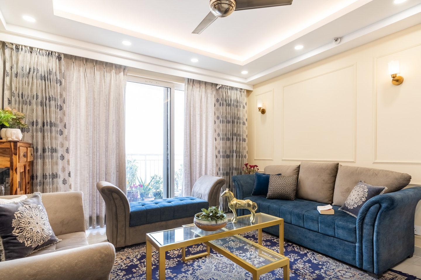 Peripheral False Ceiling With Cove Lights | Livspace