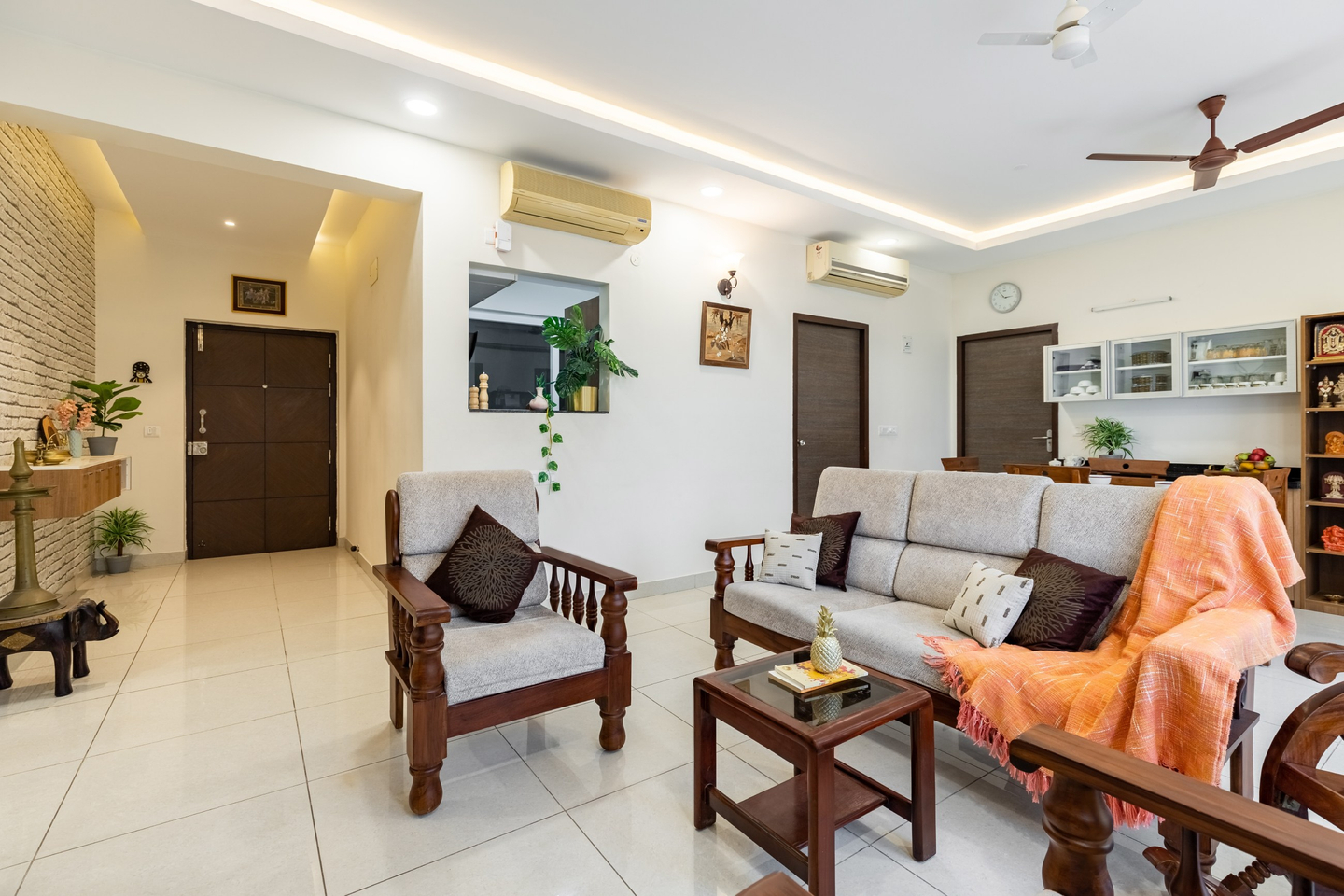 Simple Large Peripheral False Ceiling | Livspace