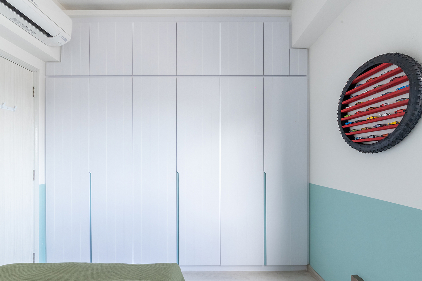 6 Door Wardrobe Design With Loft Storage Livspace