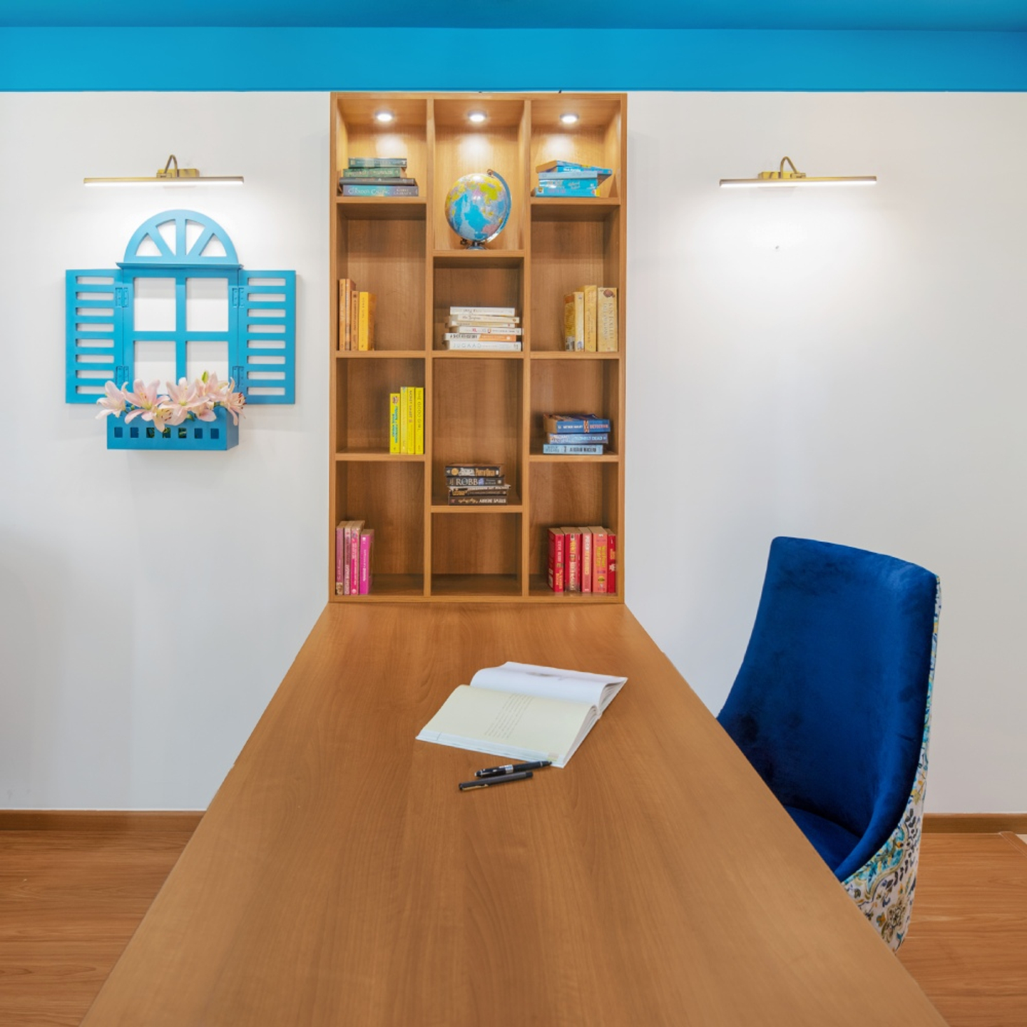 Spacious Home Office With Tahiti Samoa Teak Study Table - 10X10 Ft ...