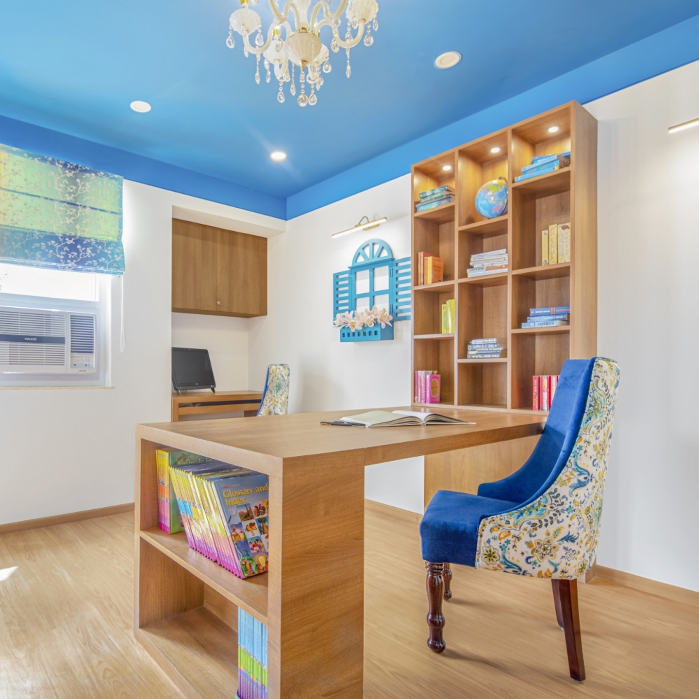 Spacious Home Office With Tahiti Samoa Teak Study Table - 10X10 Ft ...