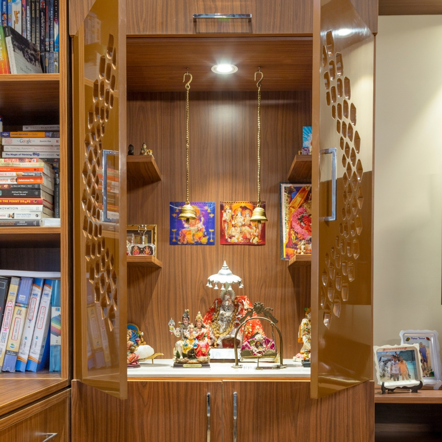 Compact Closed Traditional Mandir Design - 5X7 Ft | Livspace