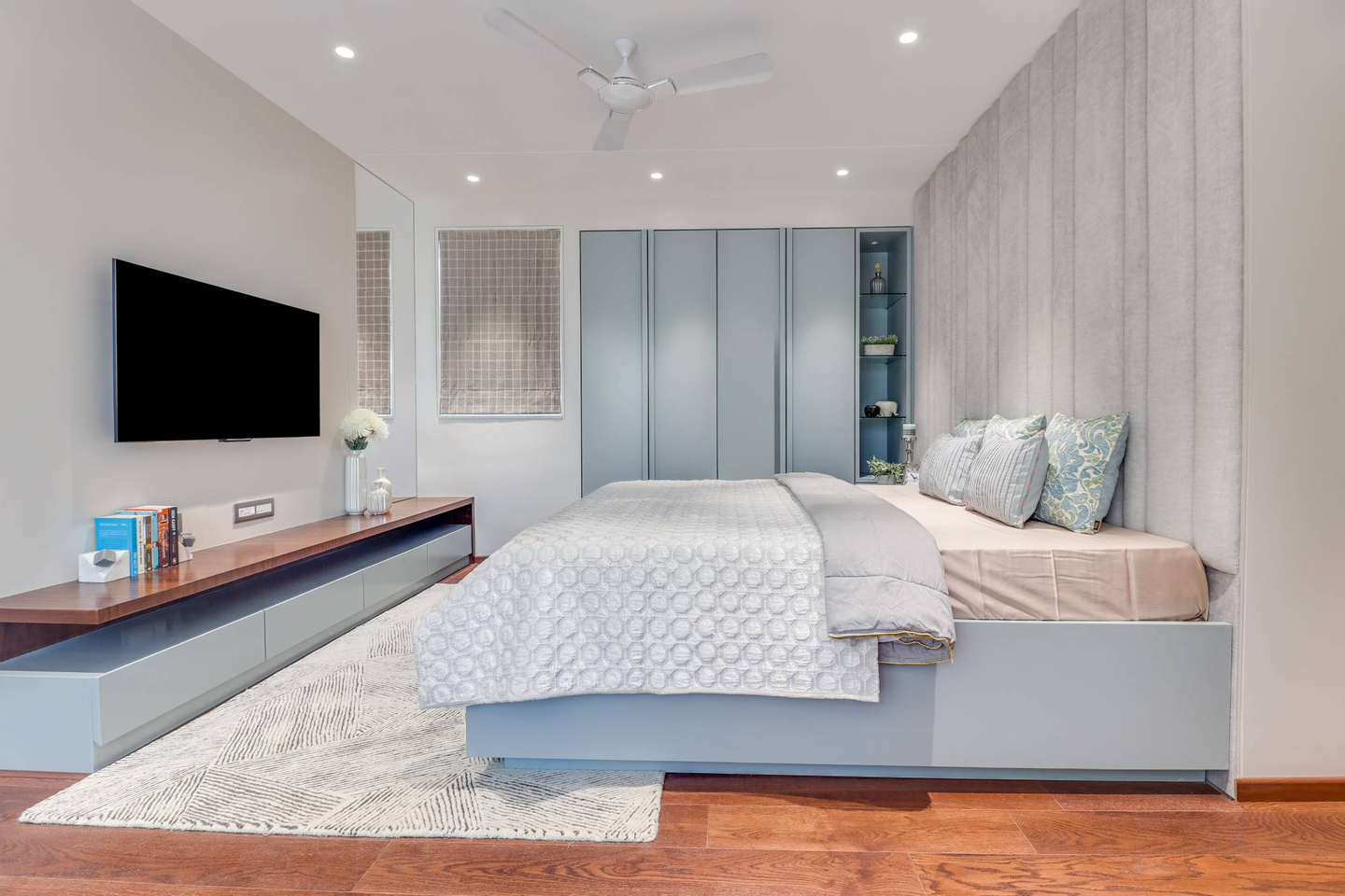 Spacious Guest Room Design With Double Sized Bed | Livspace