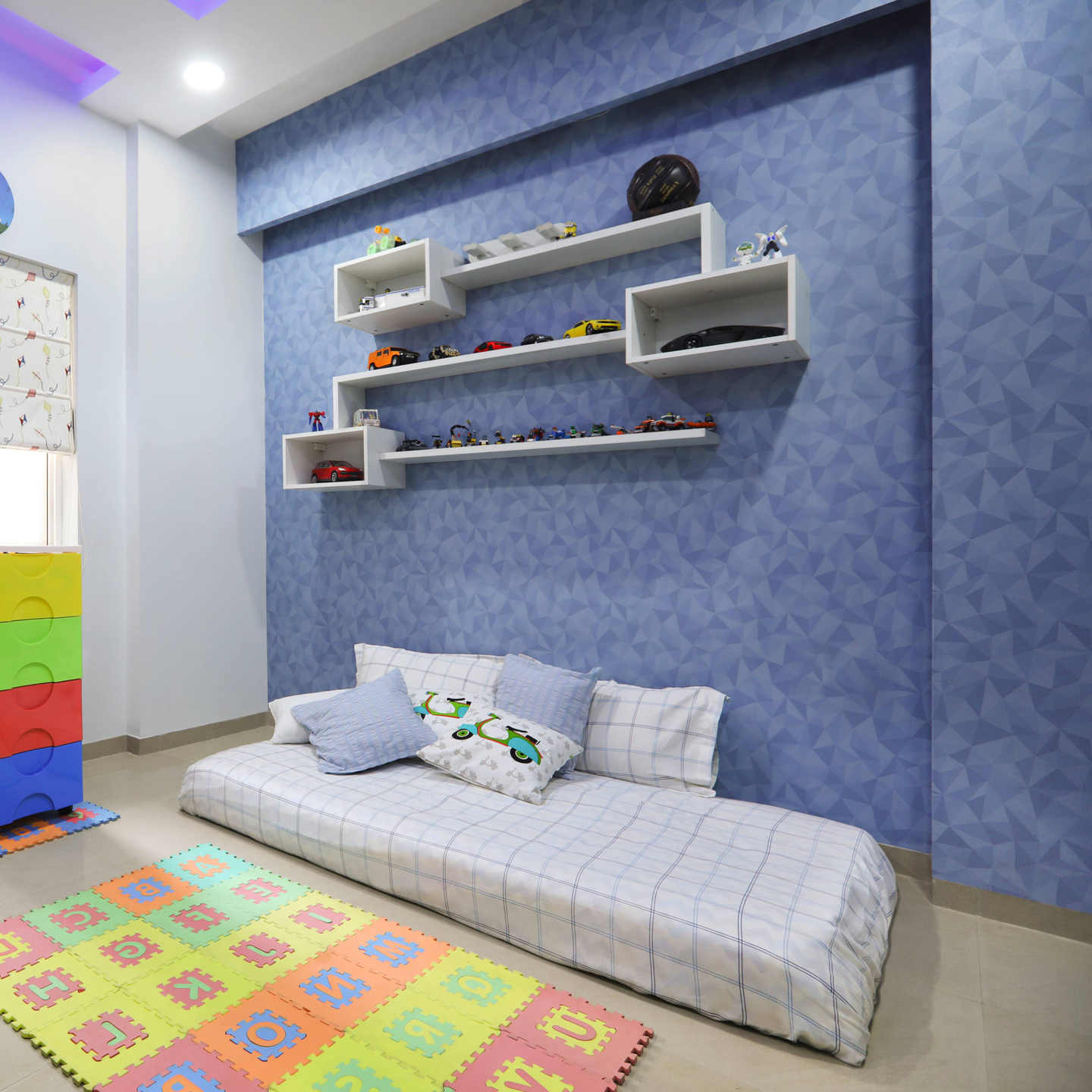 Blue Patterned Wallpaper Design For Kids' Bedrooms | Livspace