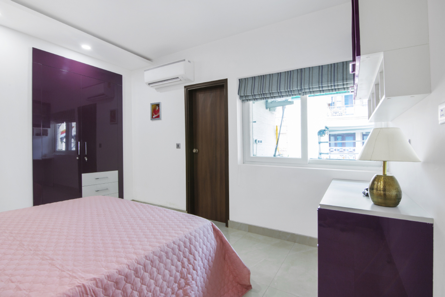 UPVC Bathroom Window Design With Blinds | Livspace