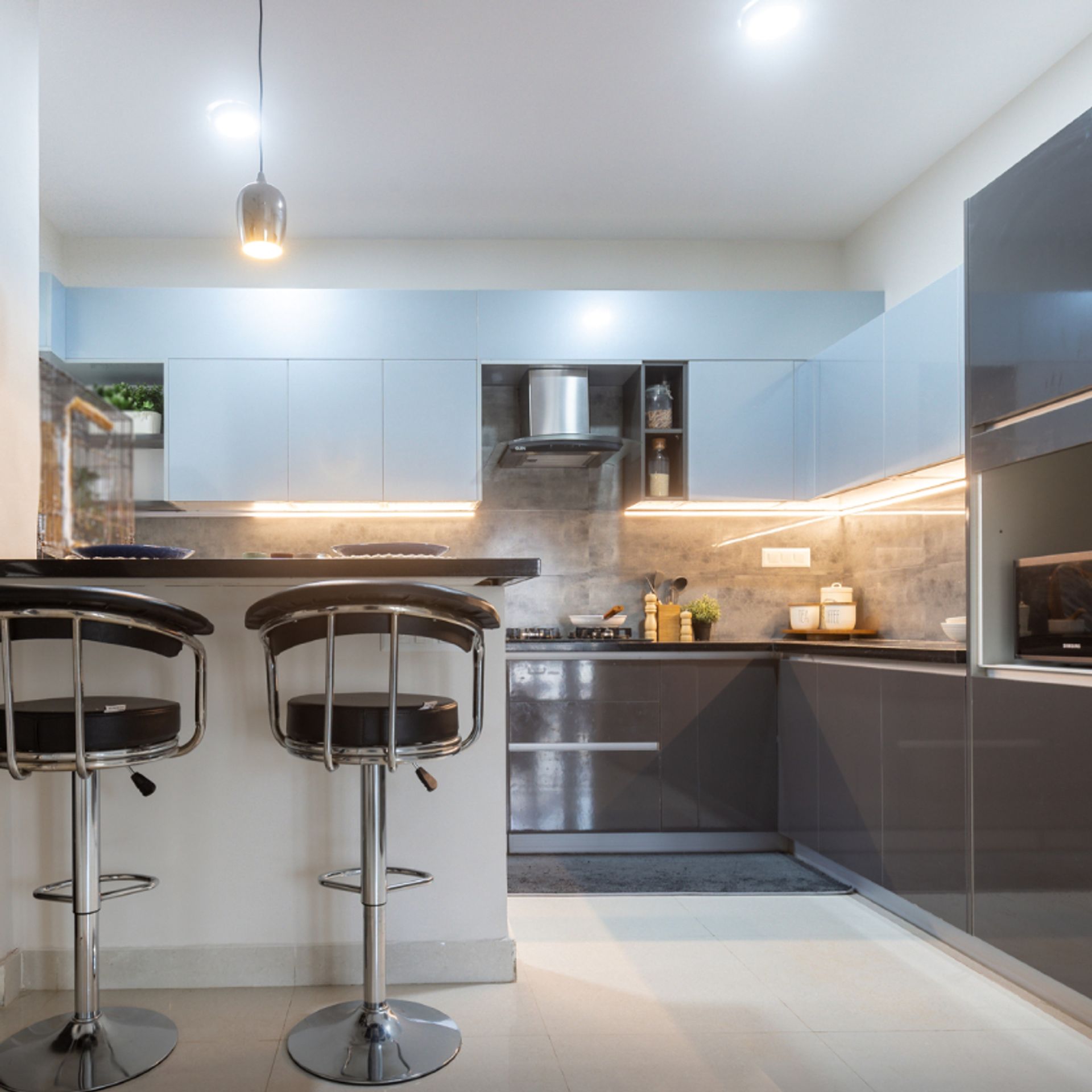 Modern Tiles Design For Kitchen Backsplash | Livspace