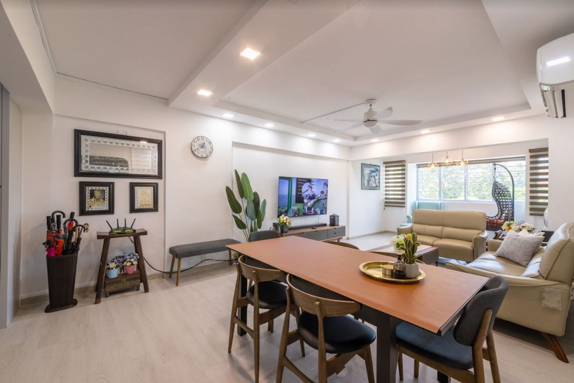 Low-Maintenance False Ceiling With LED Lights | Livspace