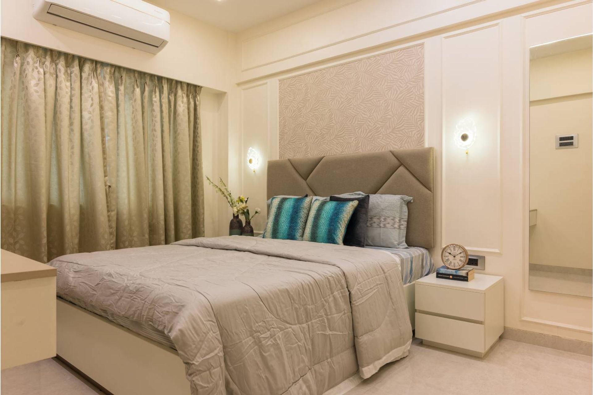 Master Bedroom Design With Contemporary Beige Upholstered Hydraulic ...