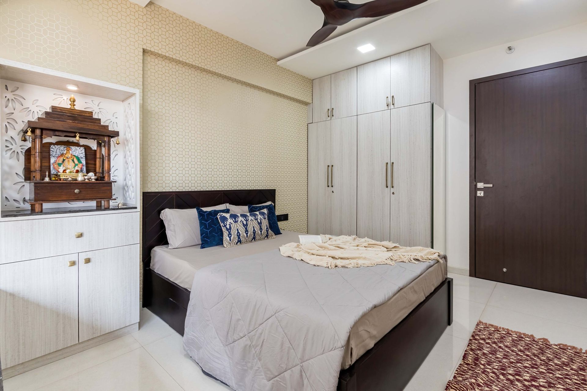 3-BHK Contemporary Pune Flat | Livspace