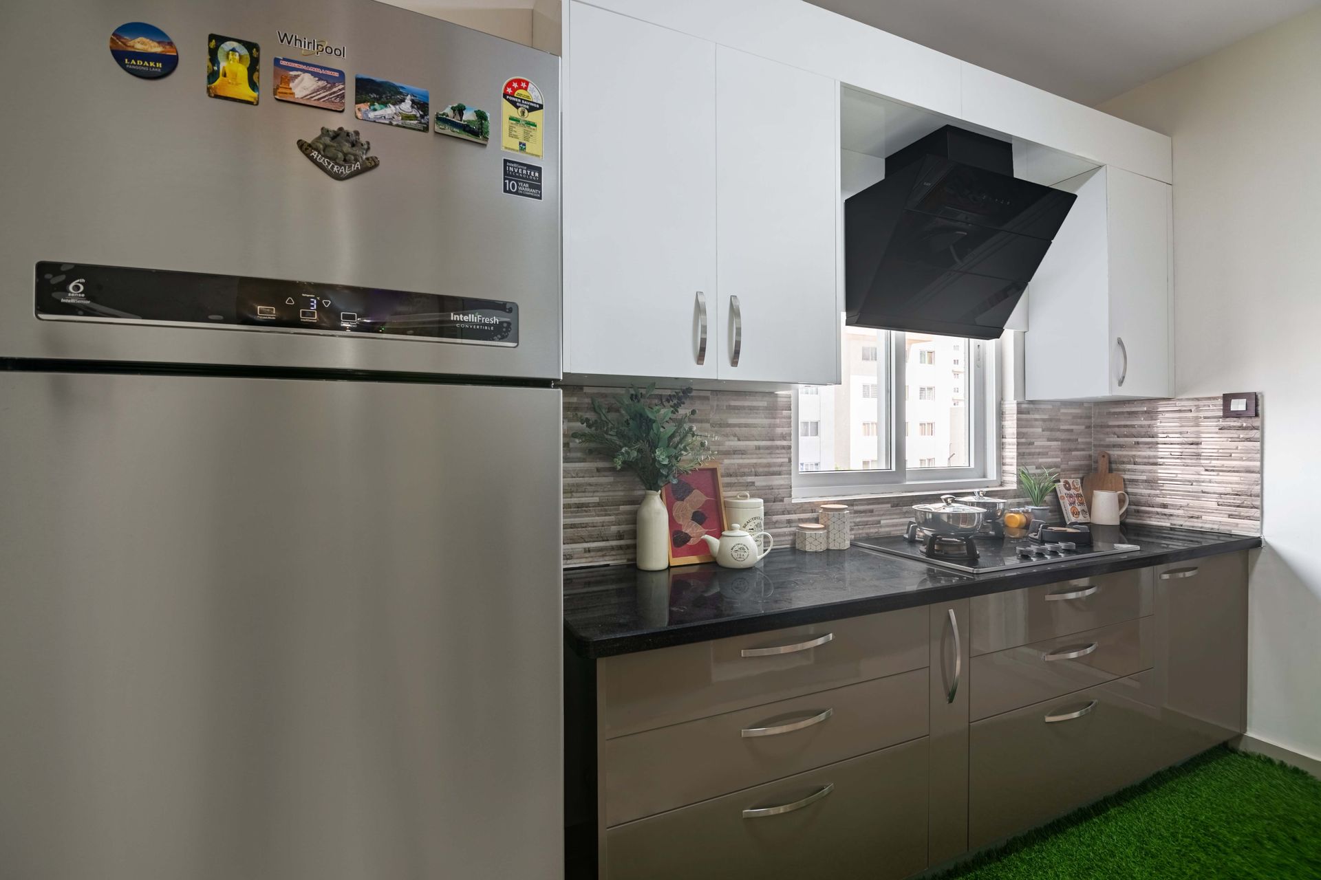 Modern Parallel Kitchen Design with Cappuccino and Frosty White ...