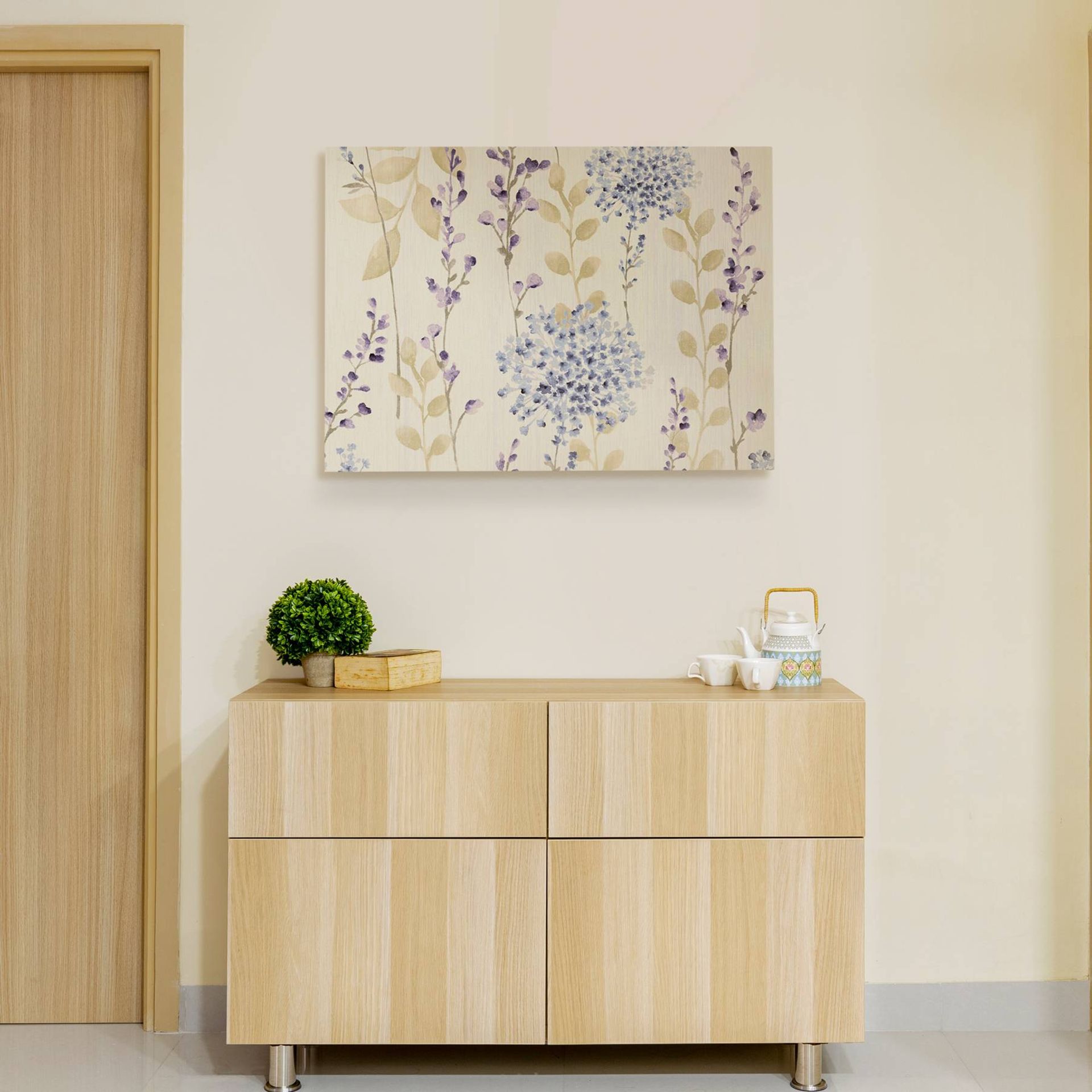 Contemporary Foyer Design With Minimal Interiors | Livspace