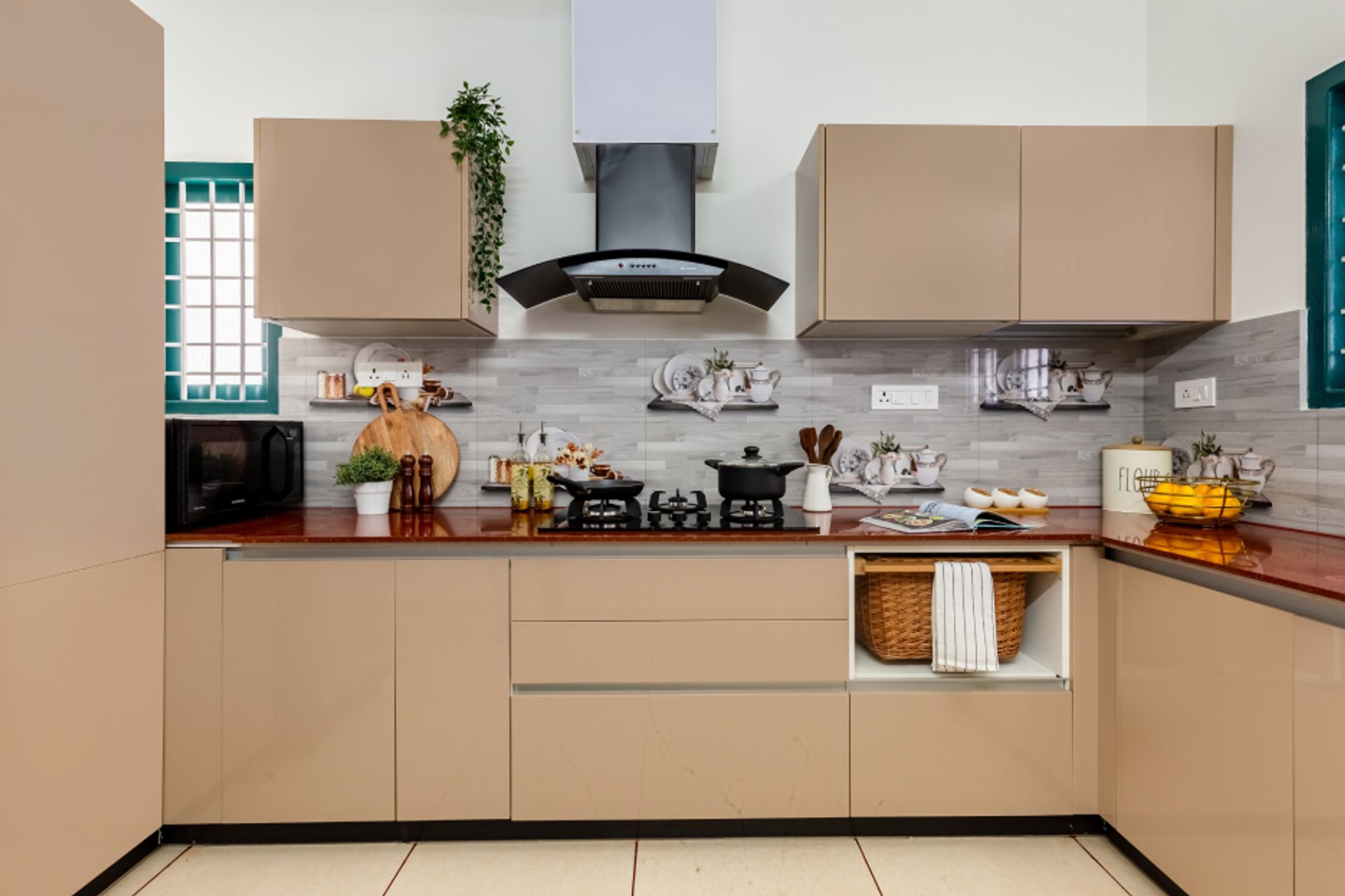 U-Shaped Modular Kitchen Design With Cappuccino Cabinets And Quartz ...