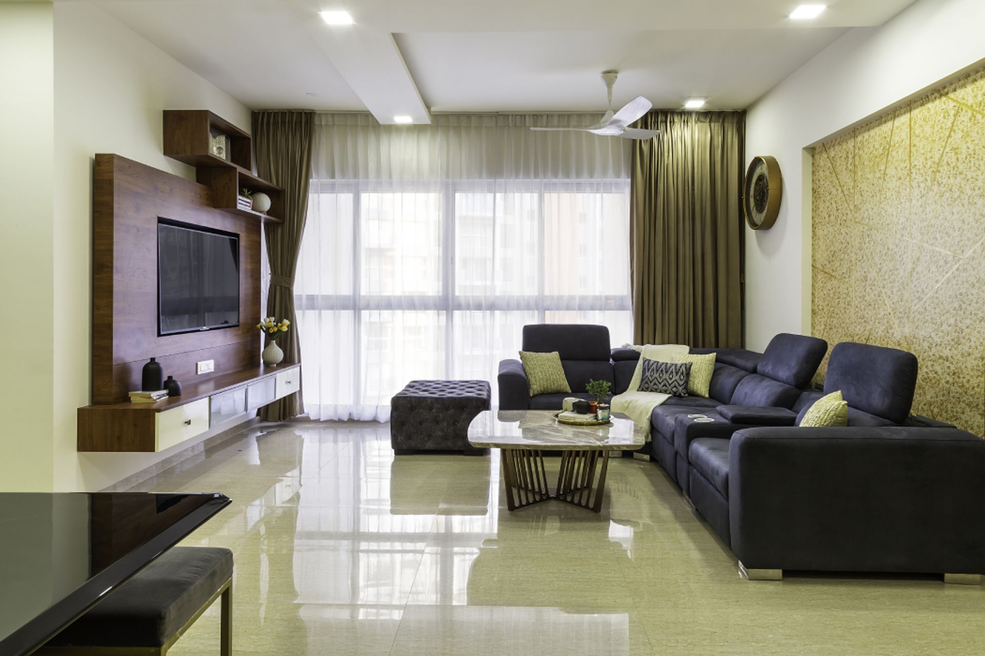 Small Drawing Room Design With Accent Wall | Livspace