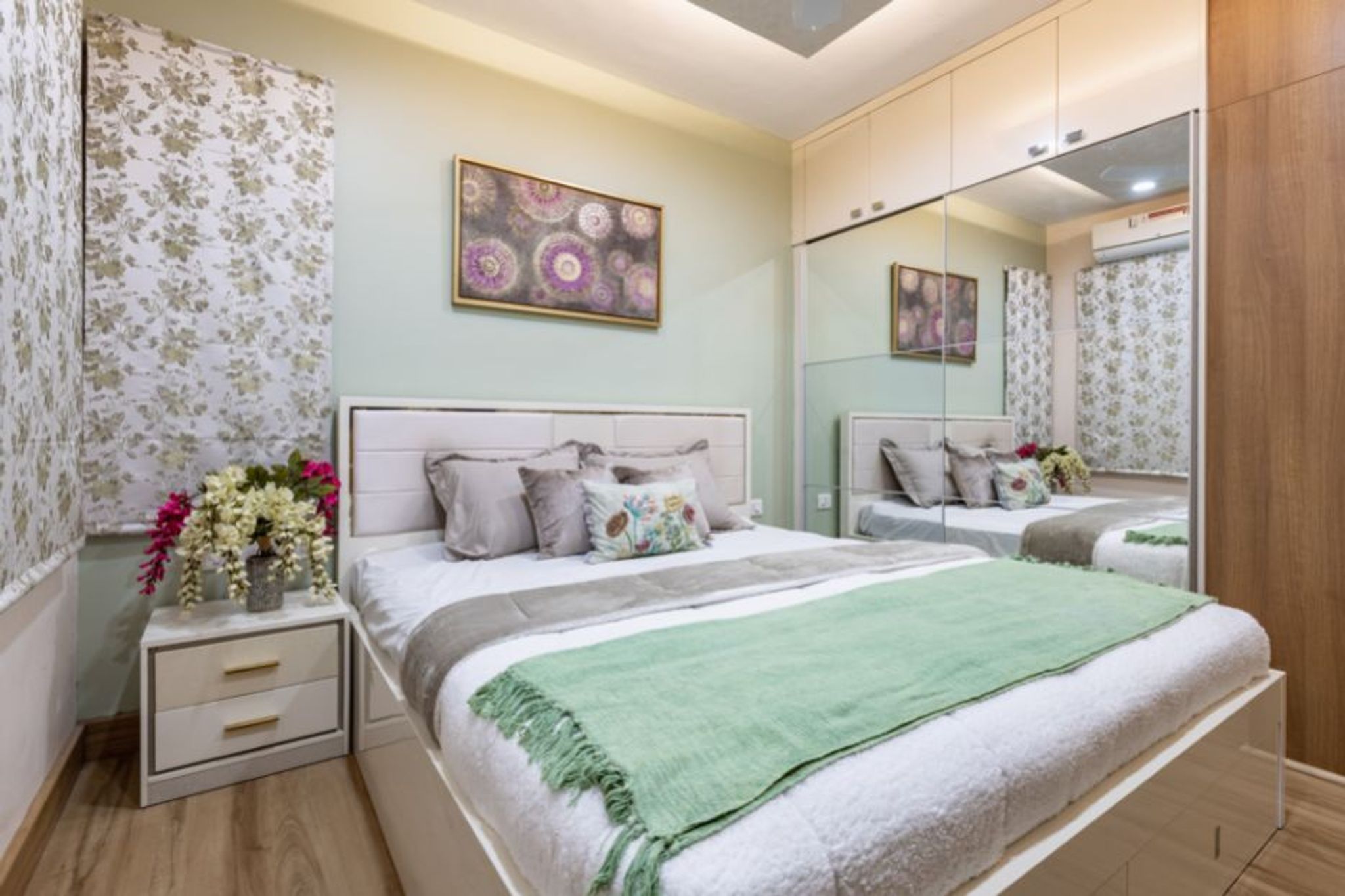 Pastel Green Wall Paint Design With Framed Art | Livspace