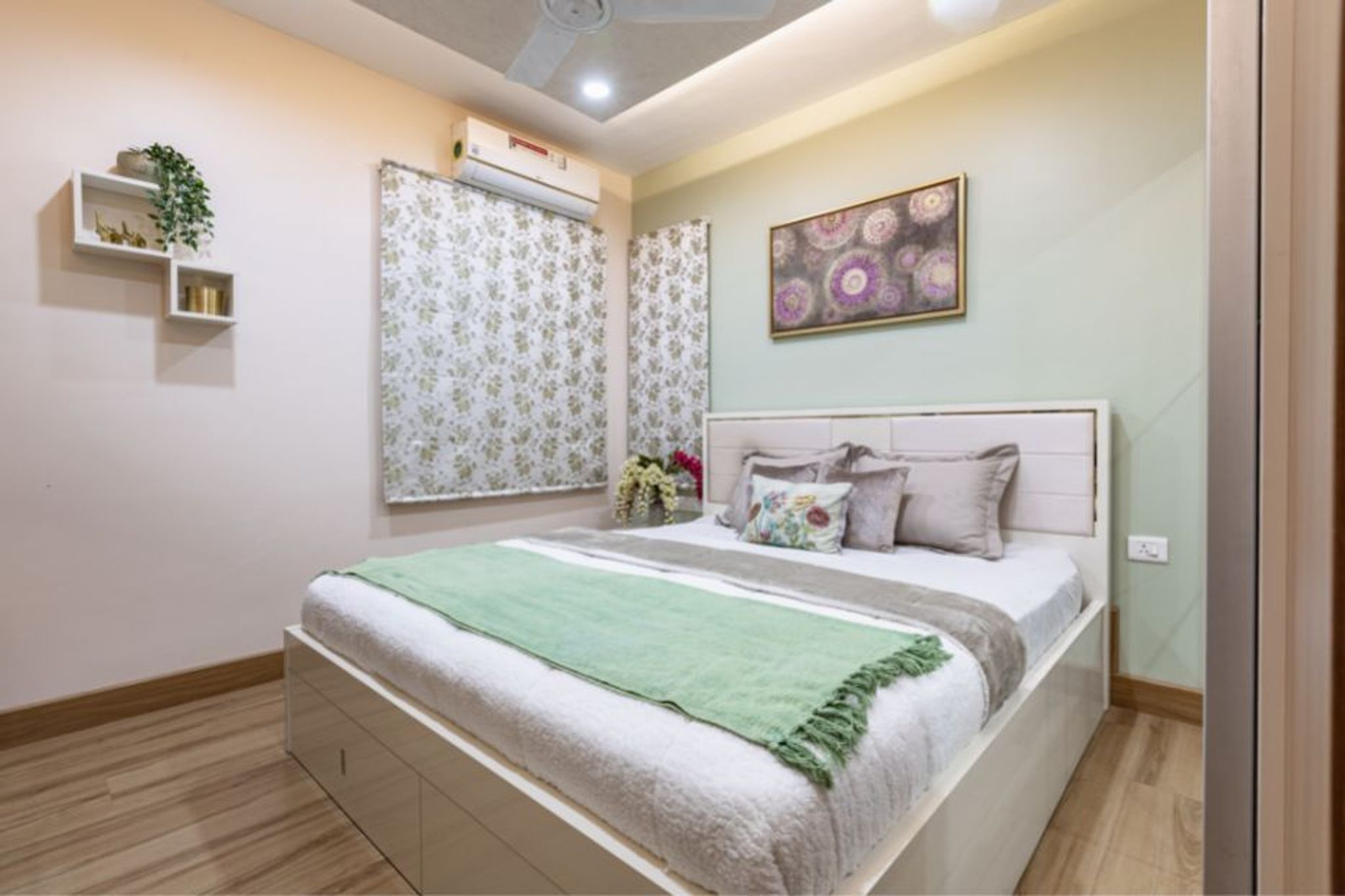 Pastel Green Wall Paint Design With Framed Art | Livspace