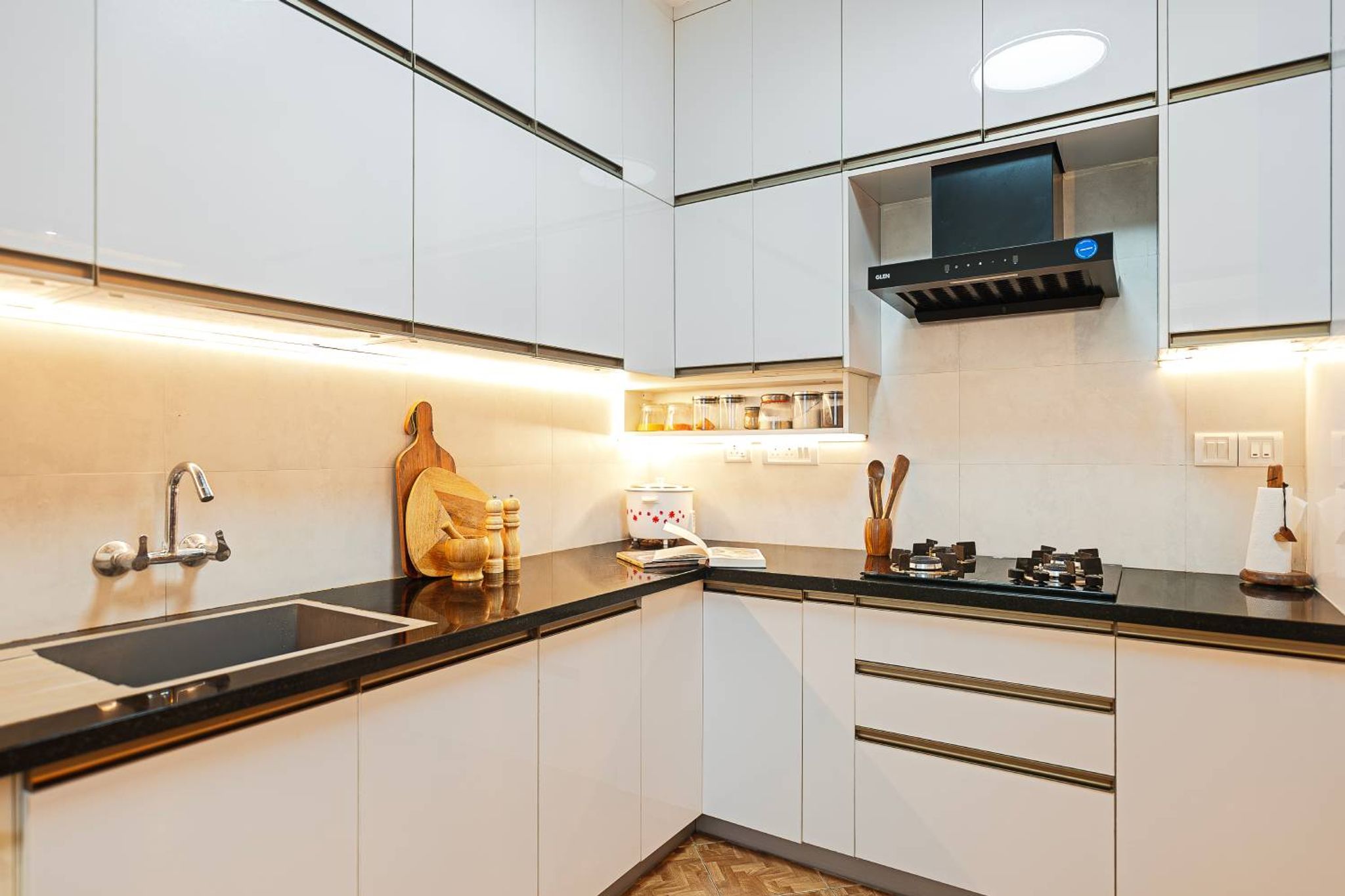 Suede Finish Modern Cream L-Shaped Kitchen Design with Quartz ...