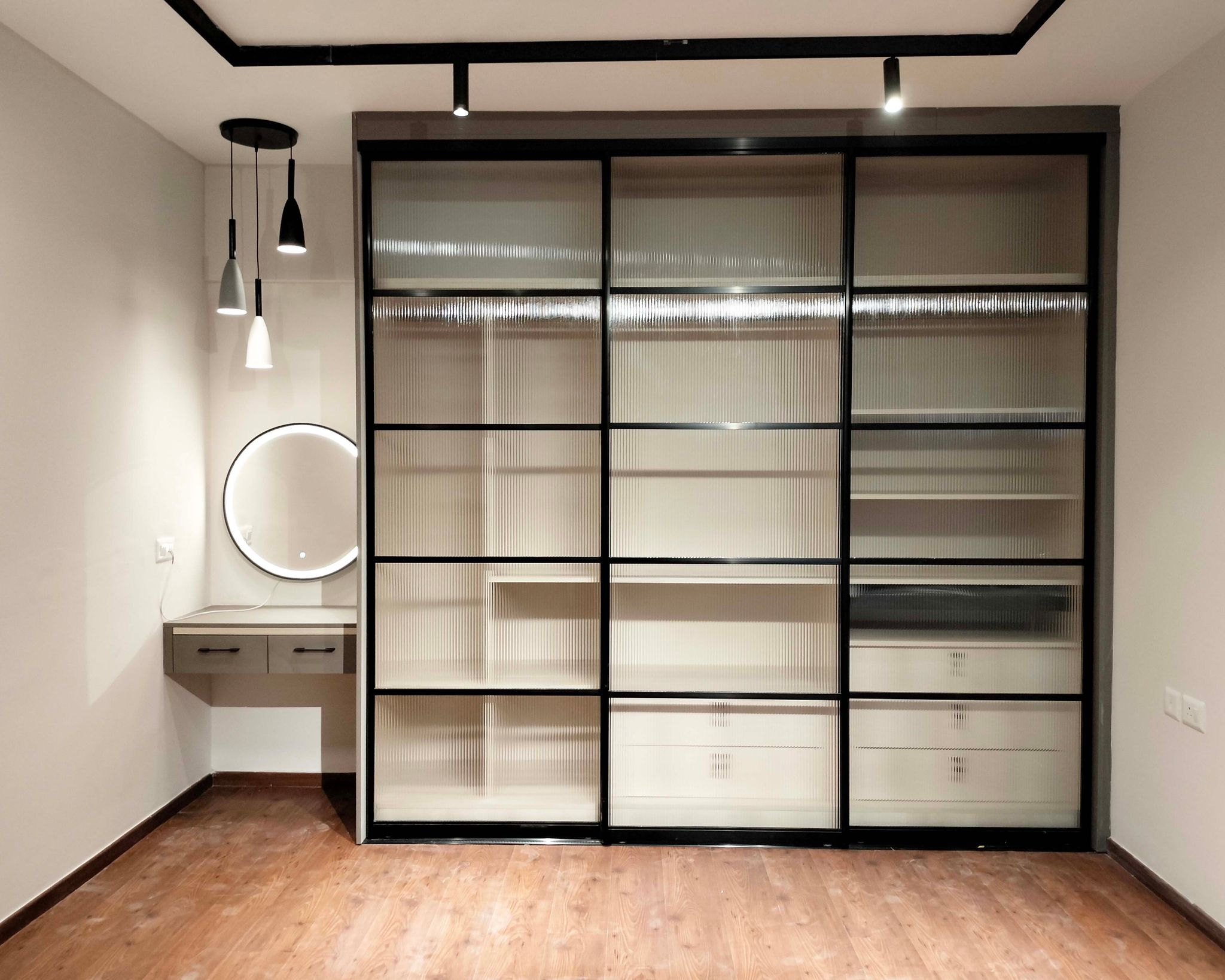 3-Door Modern Sliding Wardrobe Design with Fluted Glass and Black ...