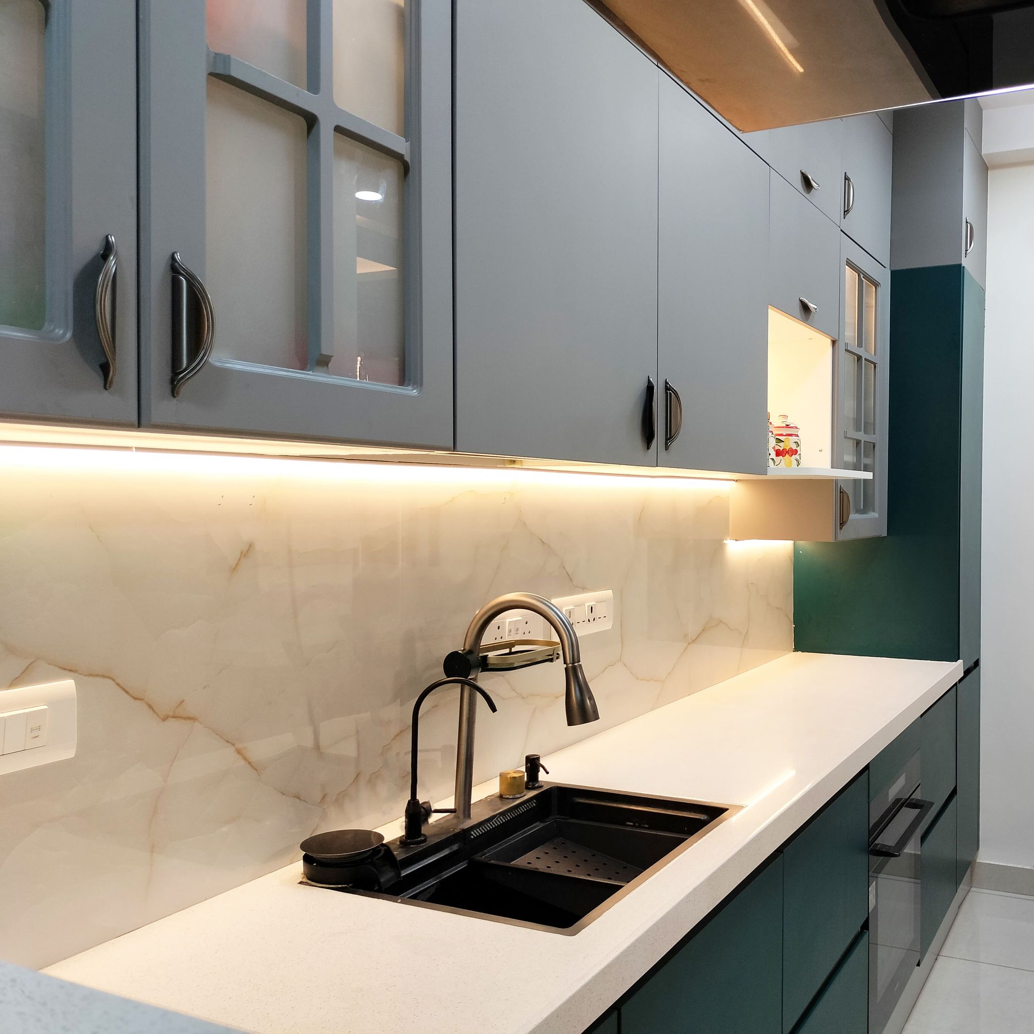 L-Shaped Contemporary Kitchen Design with Membrane in Matte Finish and ...