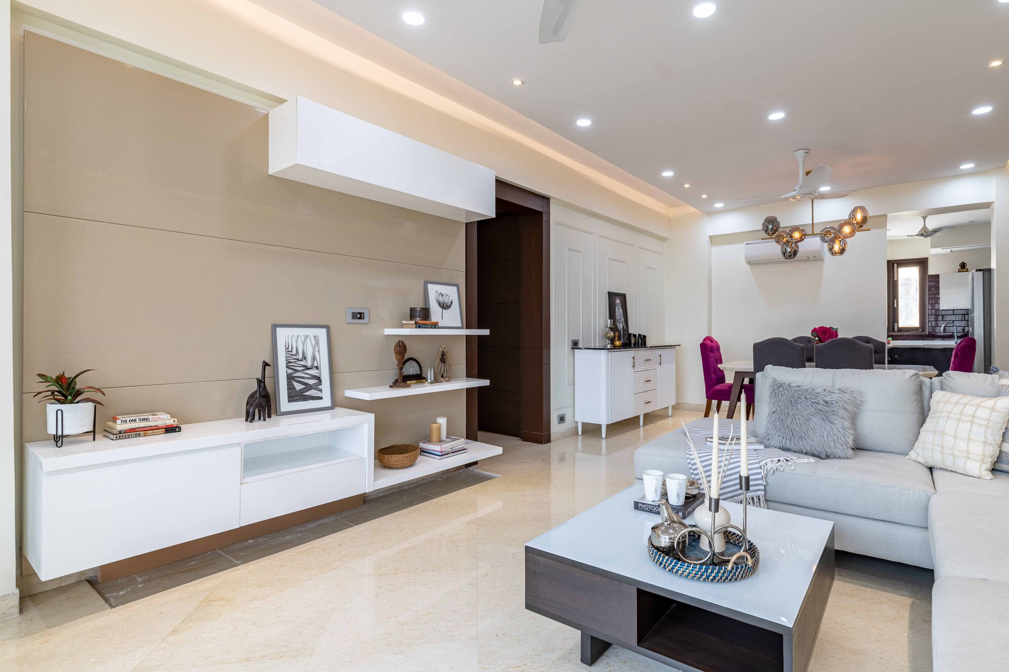 Spacious 3-BHK Flat In Delhi | Livspace