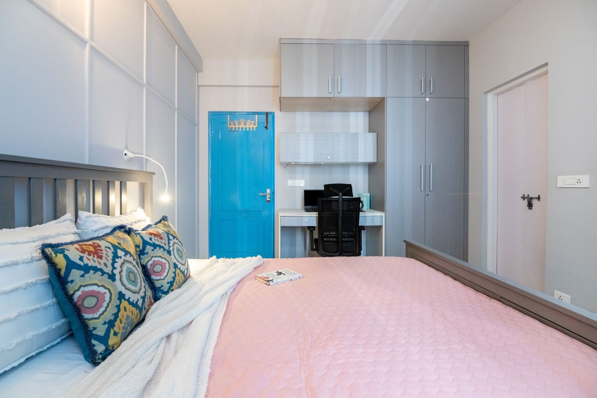 Gurgaon 2BHK Flat Design in Contemporary Style with Wall Trims ...