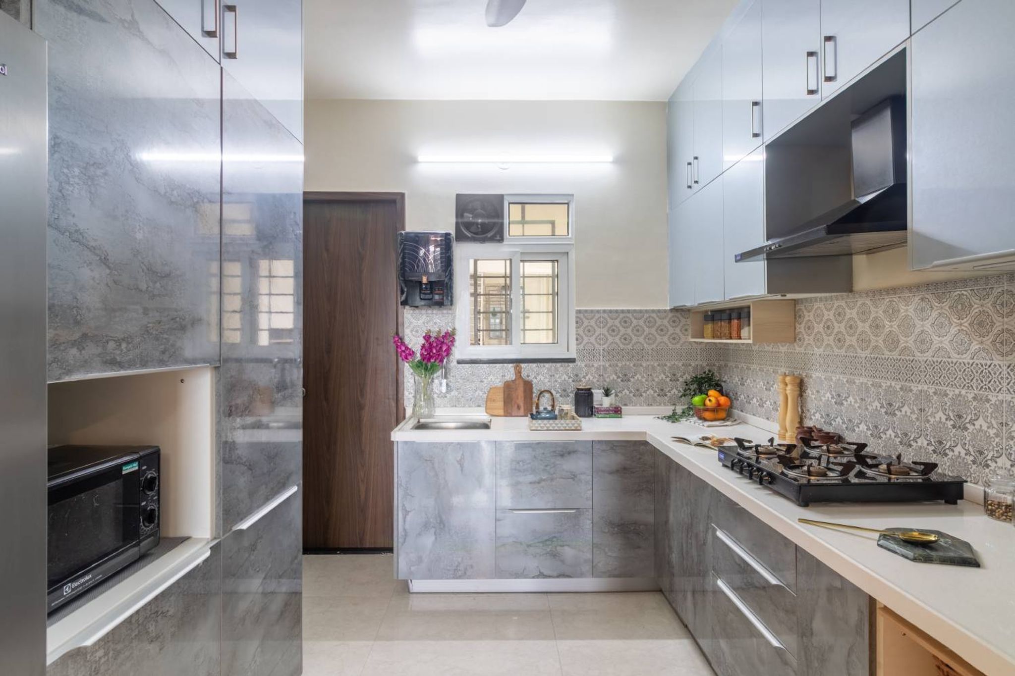 3BHK Pune Flat Contemporary Design withL-Shaped Kitchen and Wallpaper ...