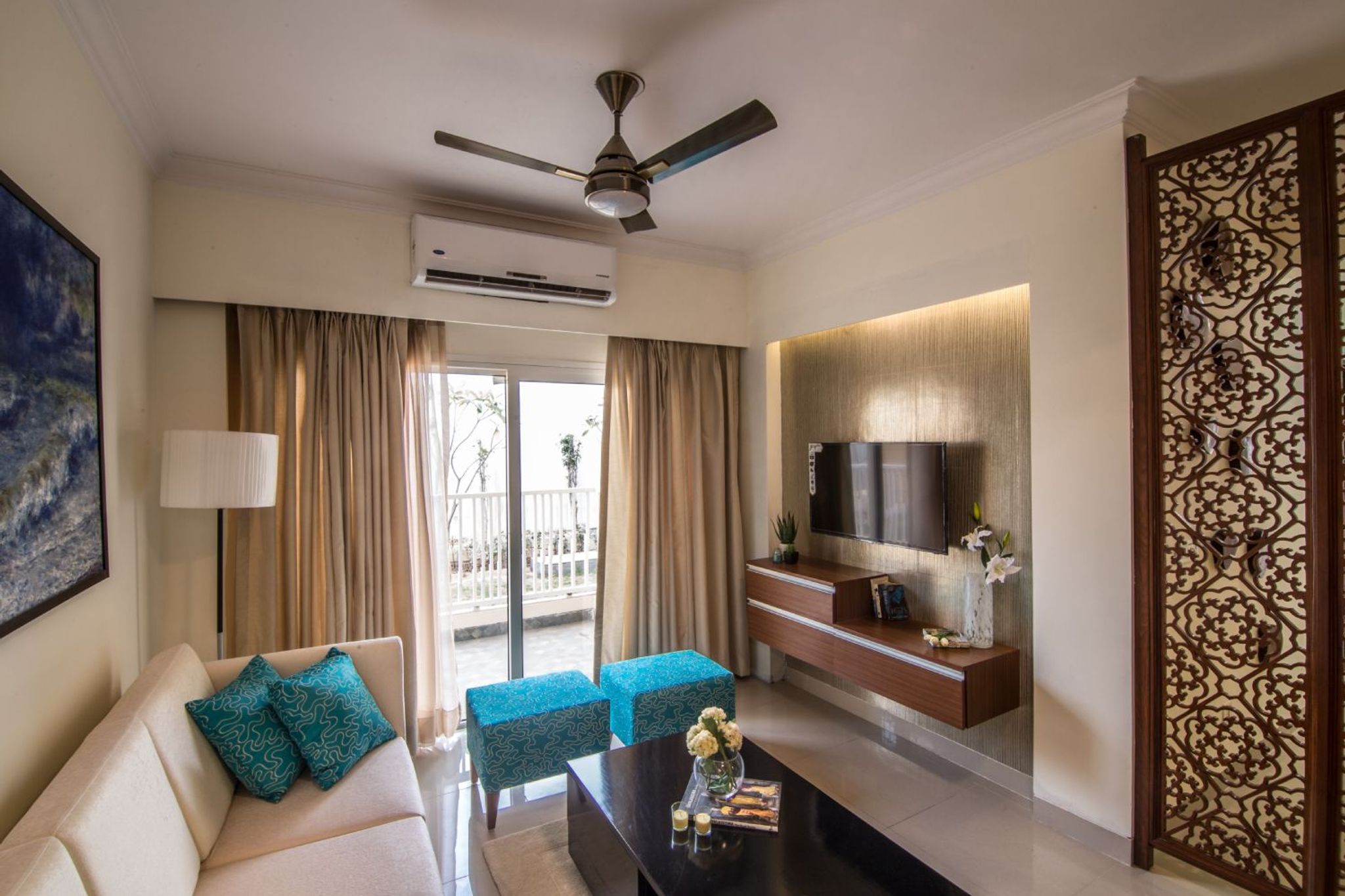 Modern 3BHK Gurgaon Flat Design with L-Shaped Kitchen, Cozy Design, and ...