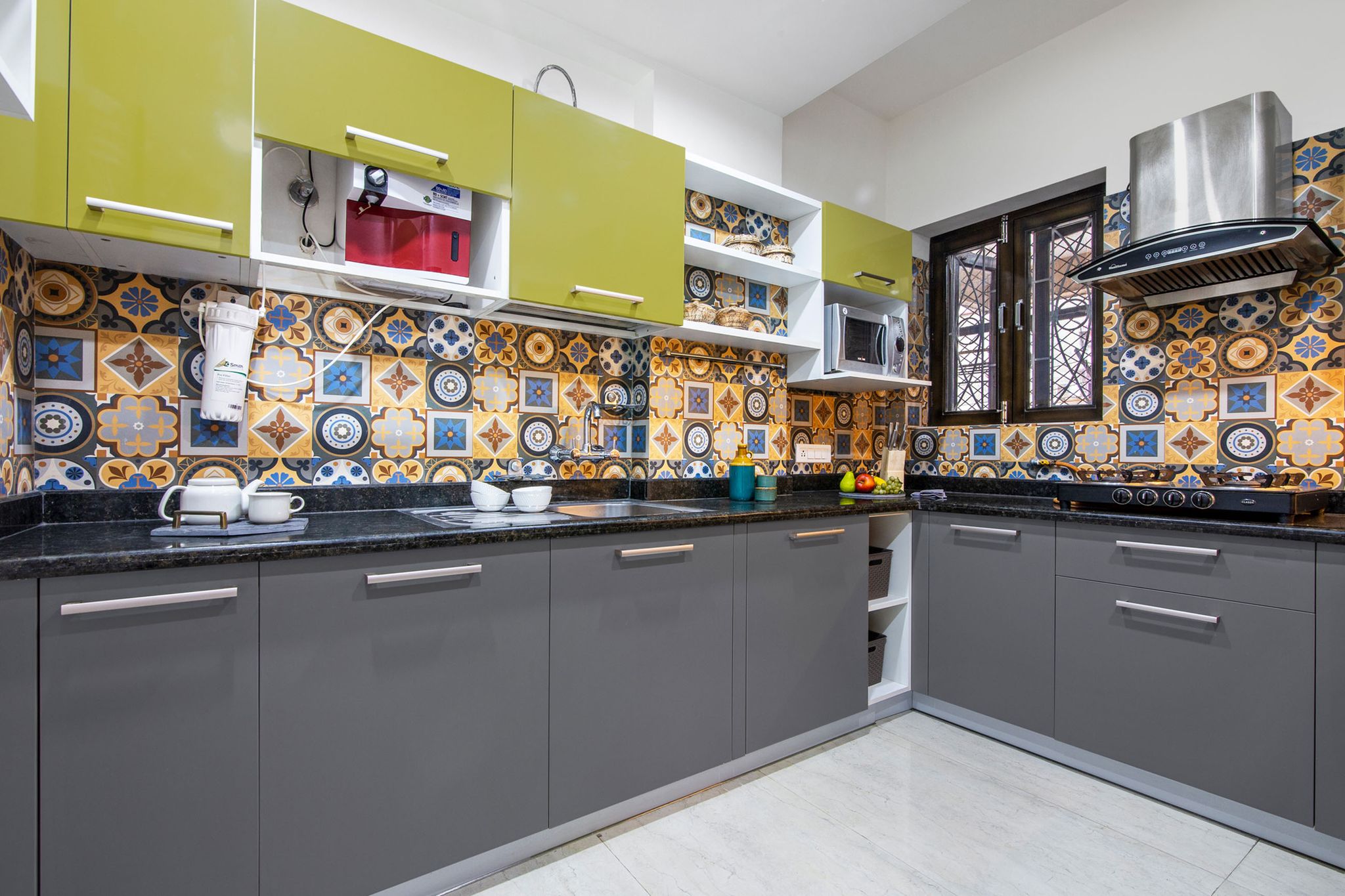 Contemporary U-Shaped Modular Kitchen Design With River Stone Base and ...