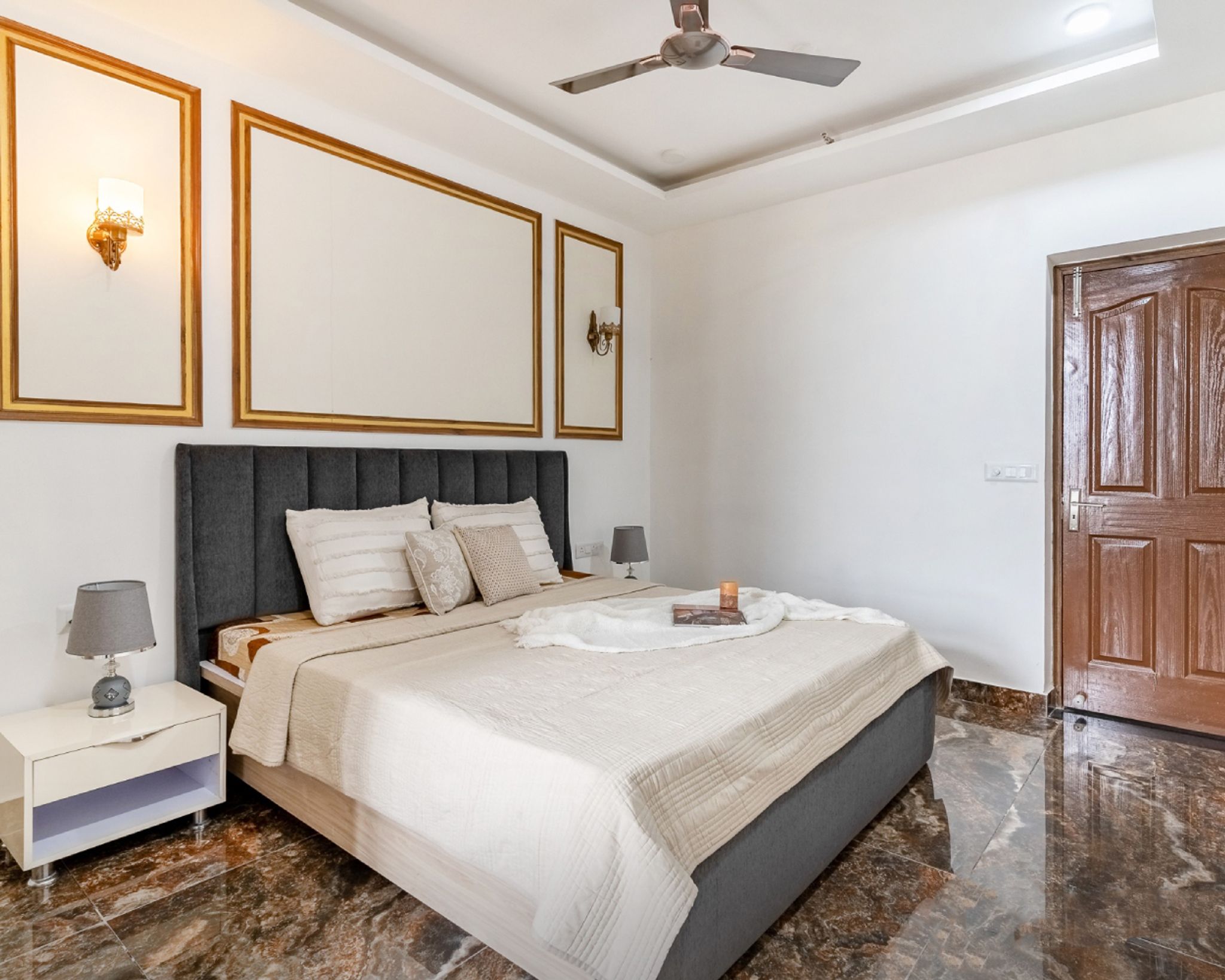 Contemporary False Ceiling With Recessed Light | Livspace