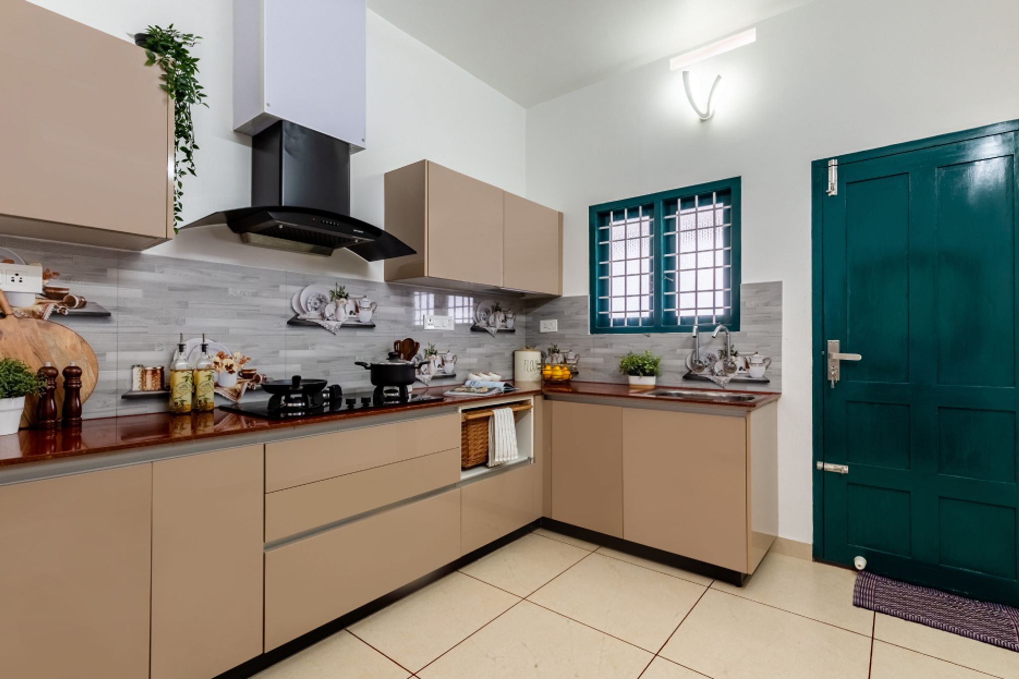 U-Shaped Modular Kitchen Design With Cappuccino Cabinets And Quartz ...