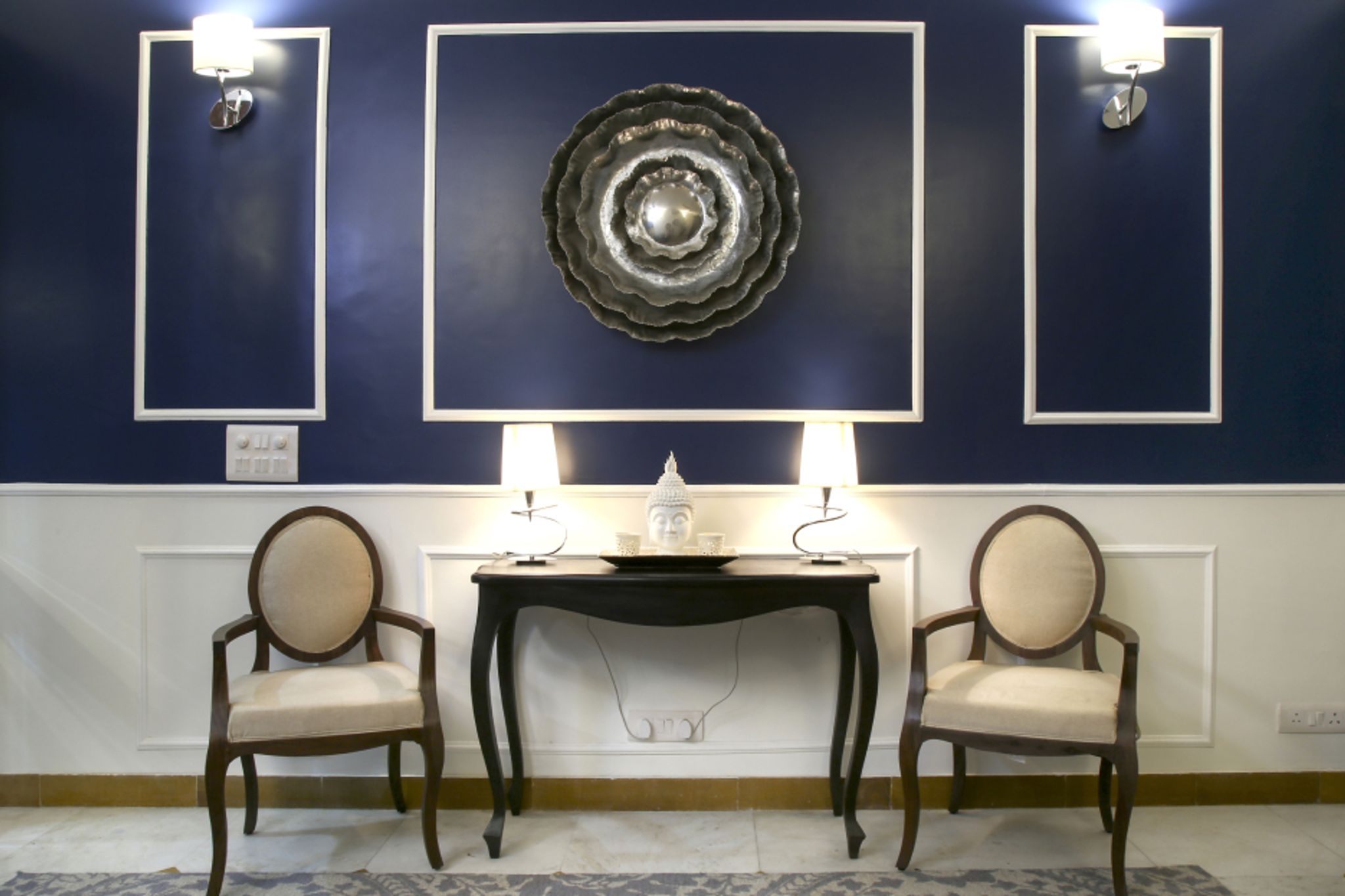 Blue Wall Paint Design With Wall Art | Livspace
