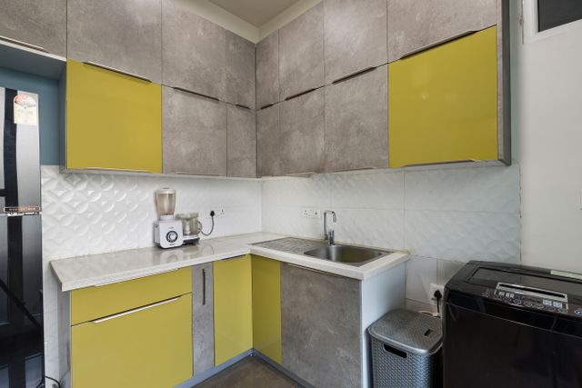 Modern L-Shape Modular Kitchen Design with Aqua Blue and Sunflower ...